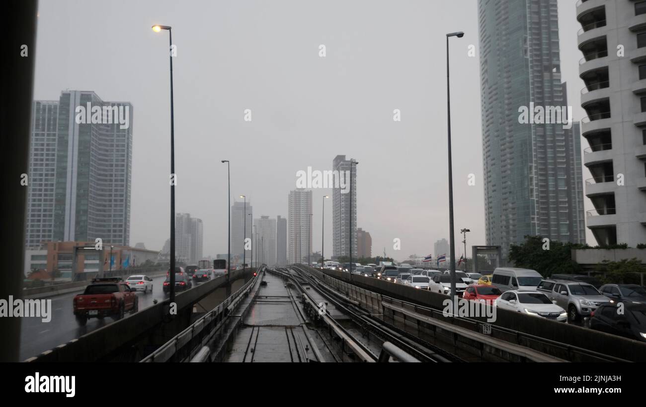 King Taksin Bridge aka Sathon Bridge looking toward Thonburi skyline ...