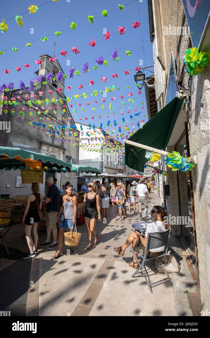 Ville d'Eymet, bastide town, in the region of south-west Dordogne, with ...