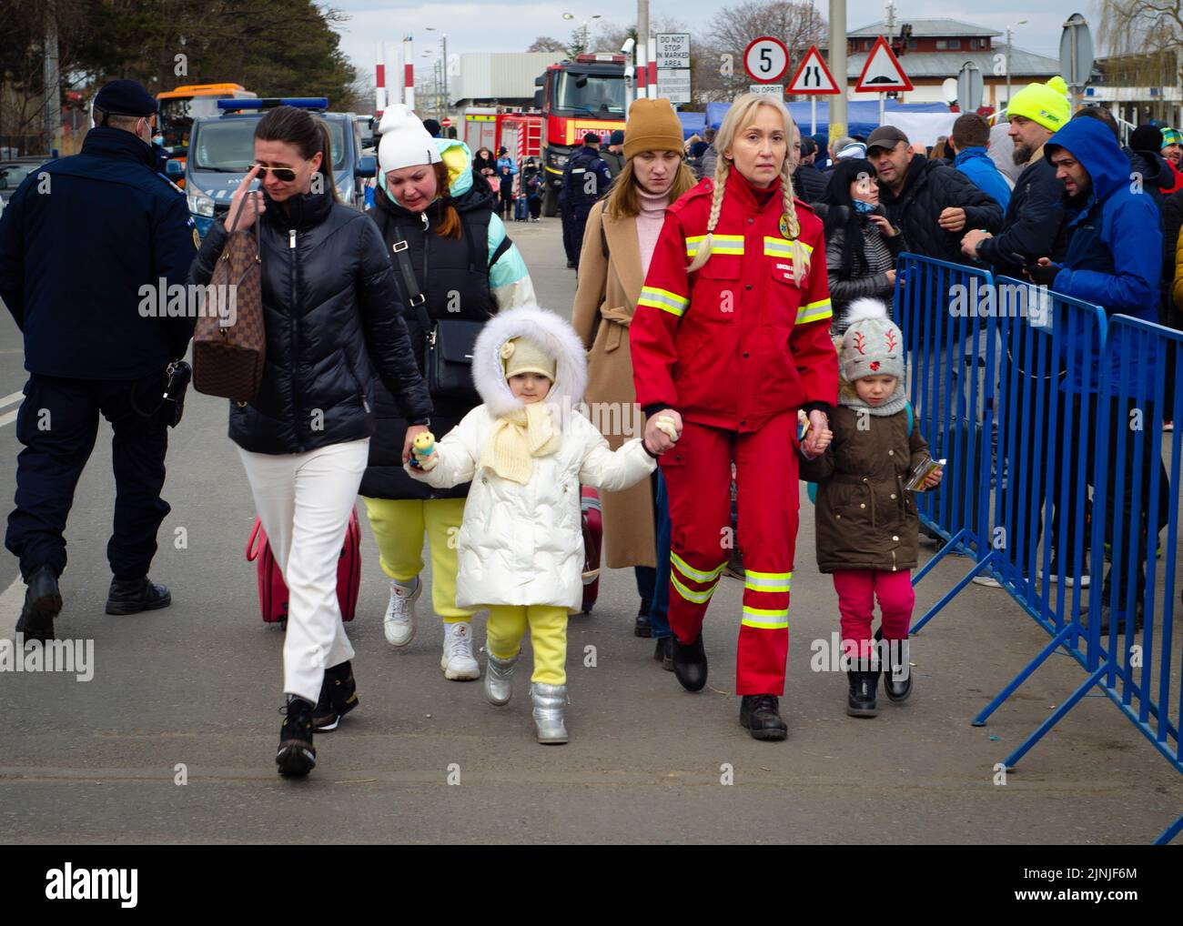 Siret Border, Romania - March 02, 2022: Ukrainian refugees Editorial ...