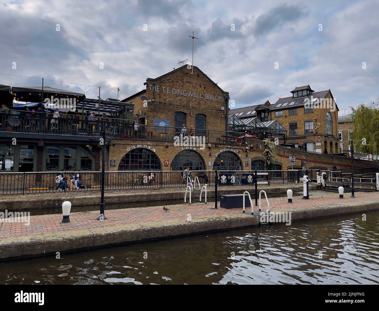 T e dingwall hi-res stock photography and images - Alamy