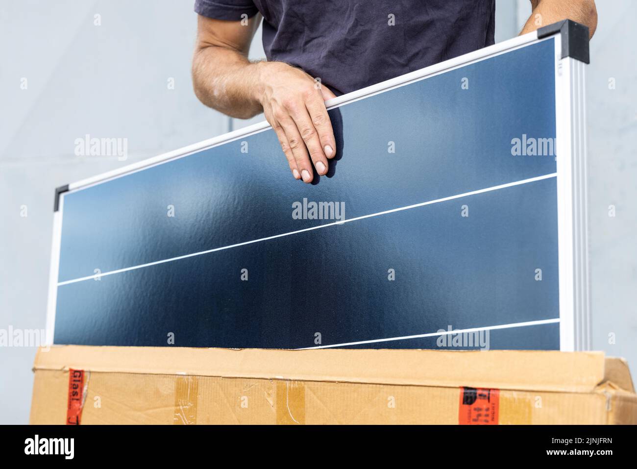 Solar panel shipment hi-res stock photography and images - Alamy