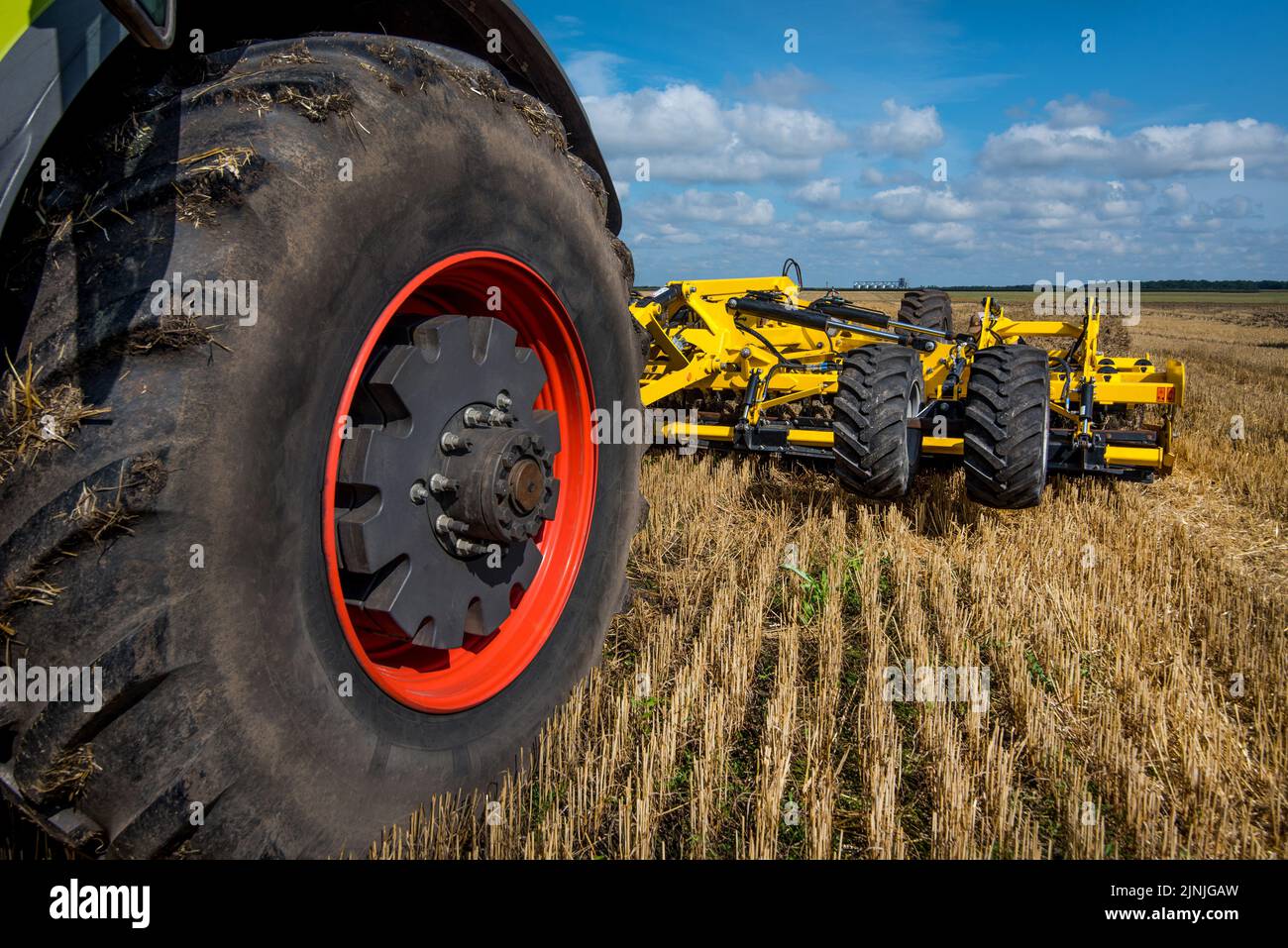 Large tractor wheel hi-res stock photography and images - Alamy