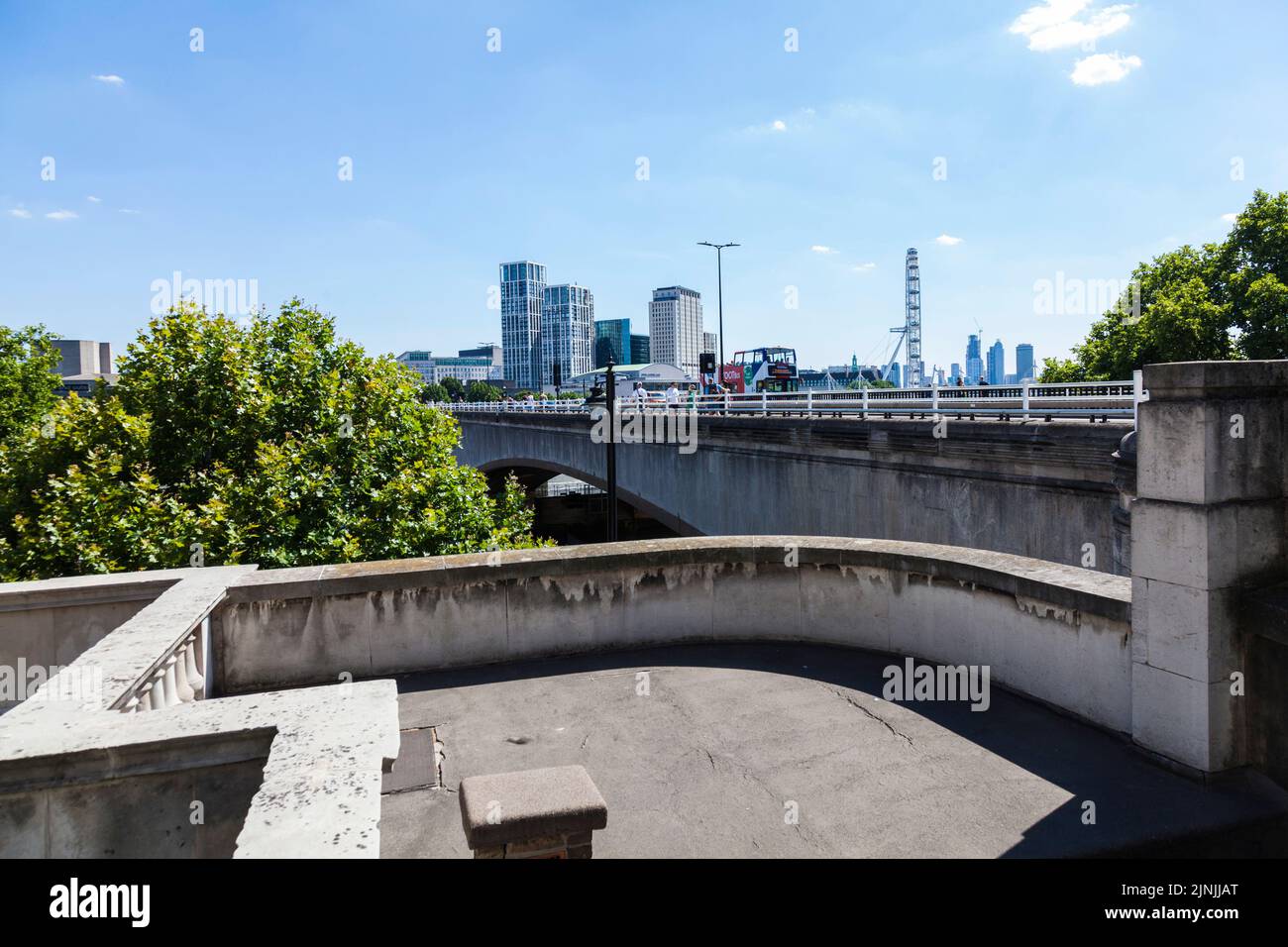 London street scene england hi-res stock photography and images - Alamy