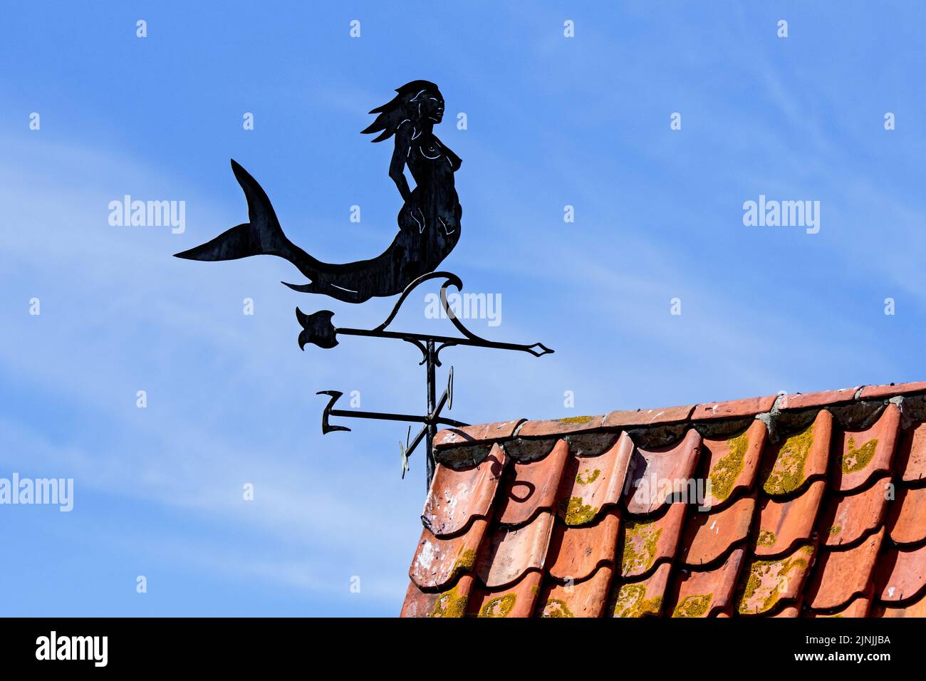 Wind direction weather vane hi-res stock photography and images - Alamy