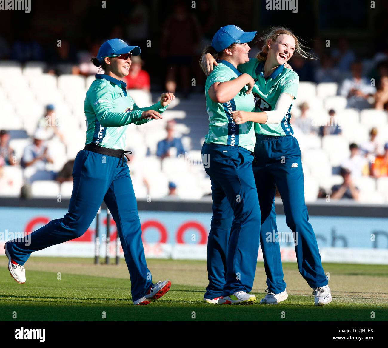 LONDON ENGLAND - AUGUST 11 :Sophia Smale celebrates the catch of Alyssa ...