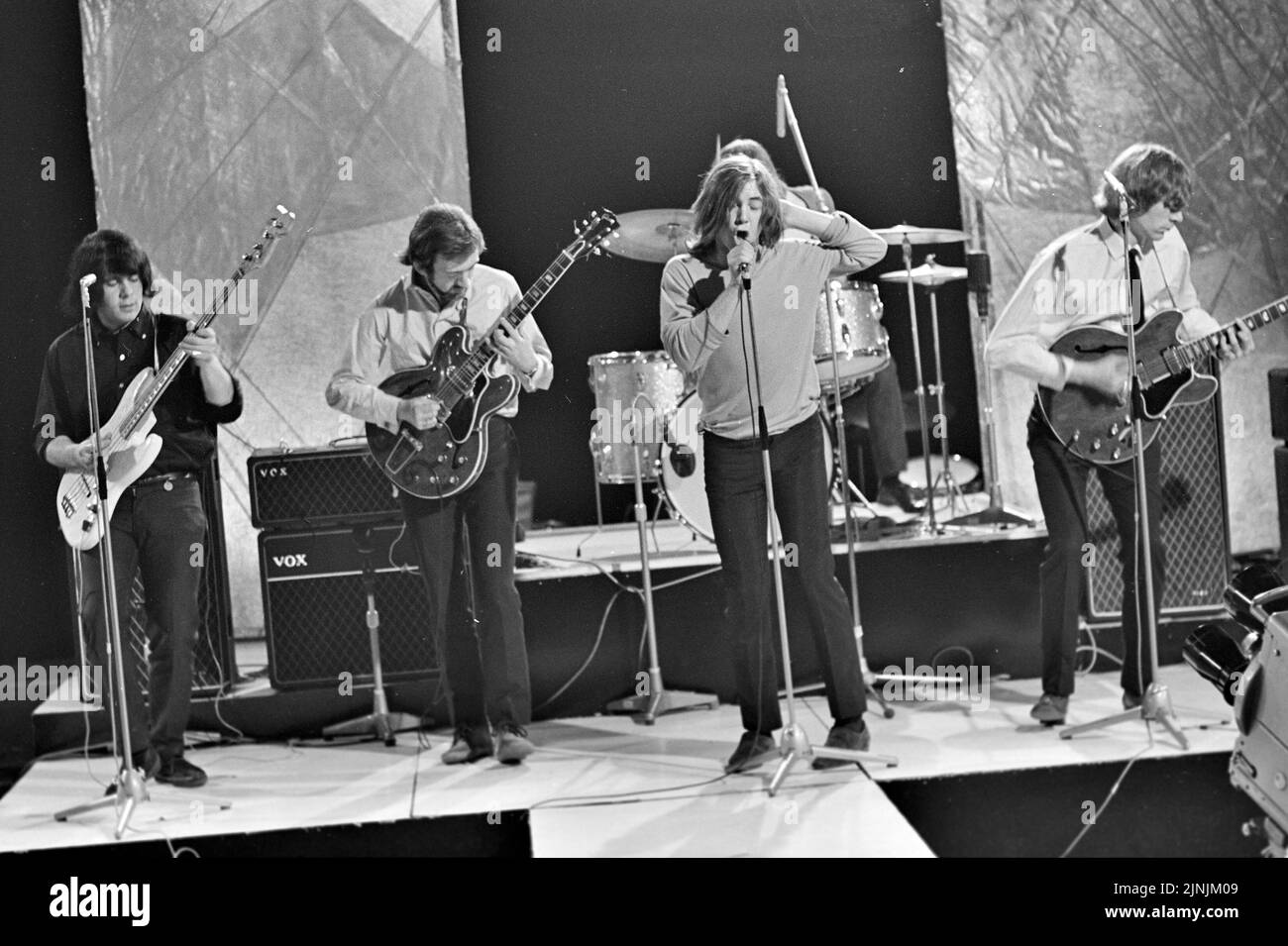 THE PRETTY THINGS UK pop group on Ready, Steady, Go in November 1964 ...