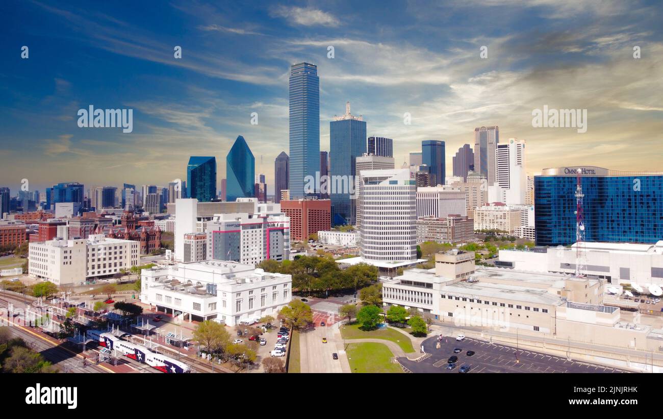 Dallas cityscape summer hi-res stock photography and images - Alamy