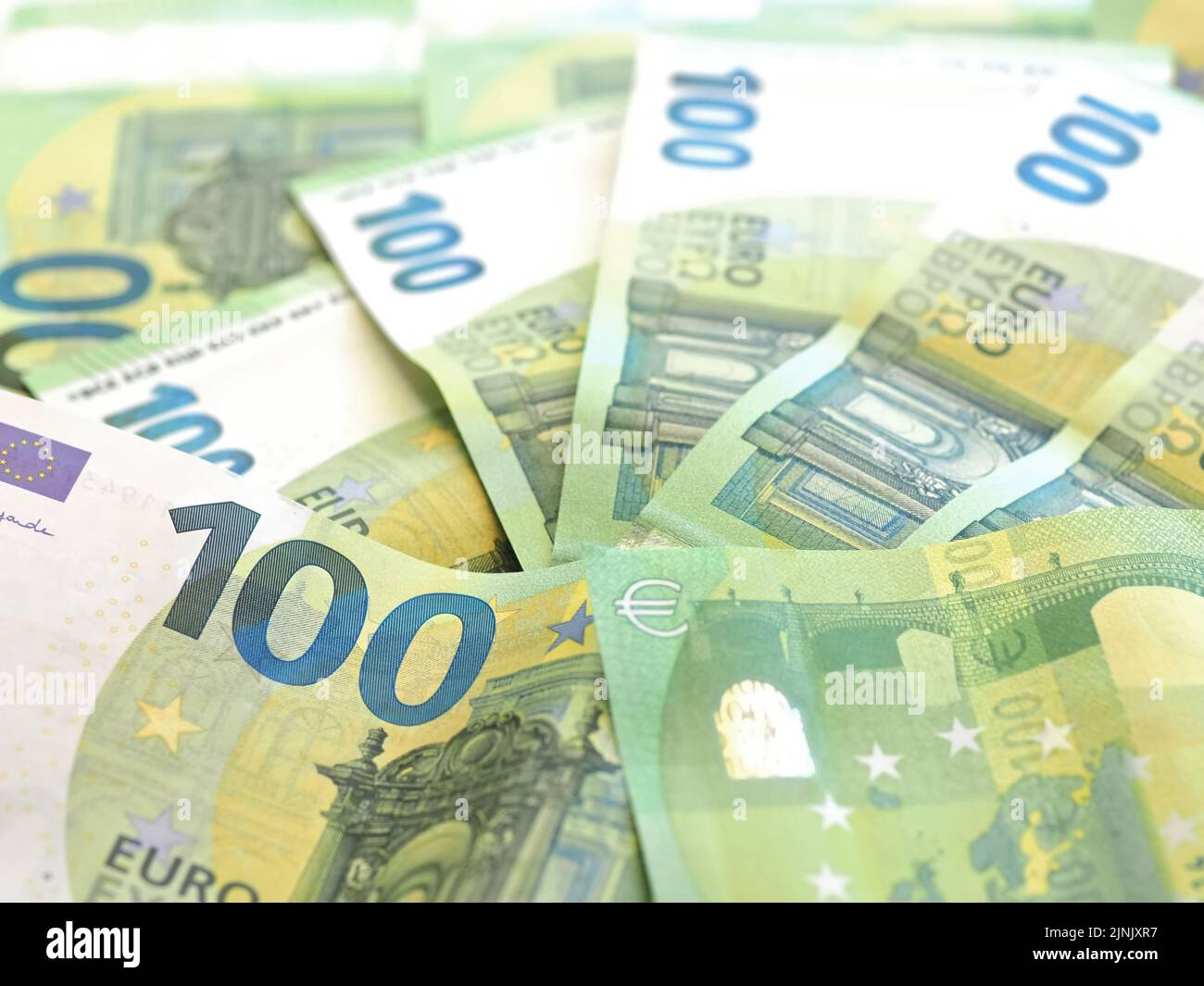 100 euro bills banknotes hi-res stock photography and images - Alamy
