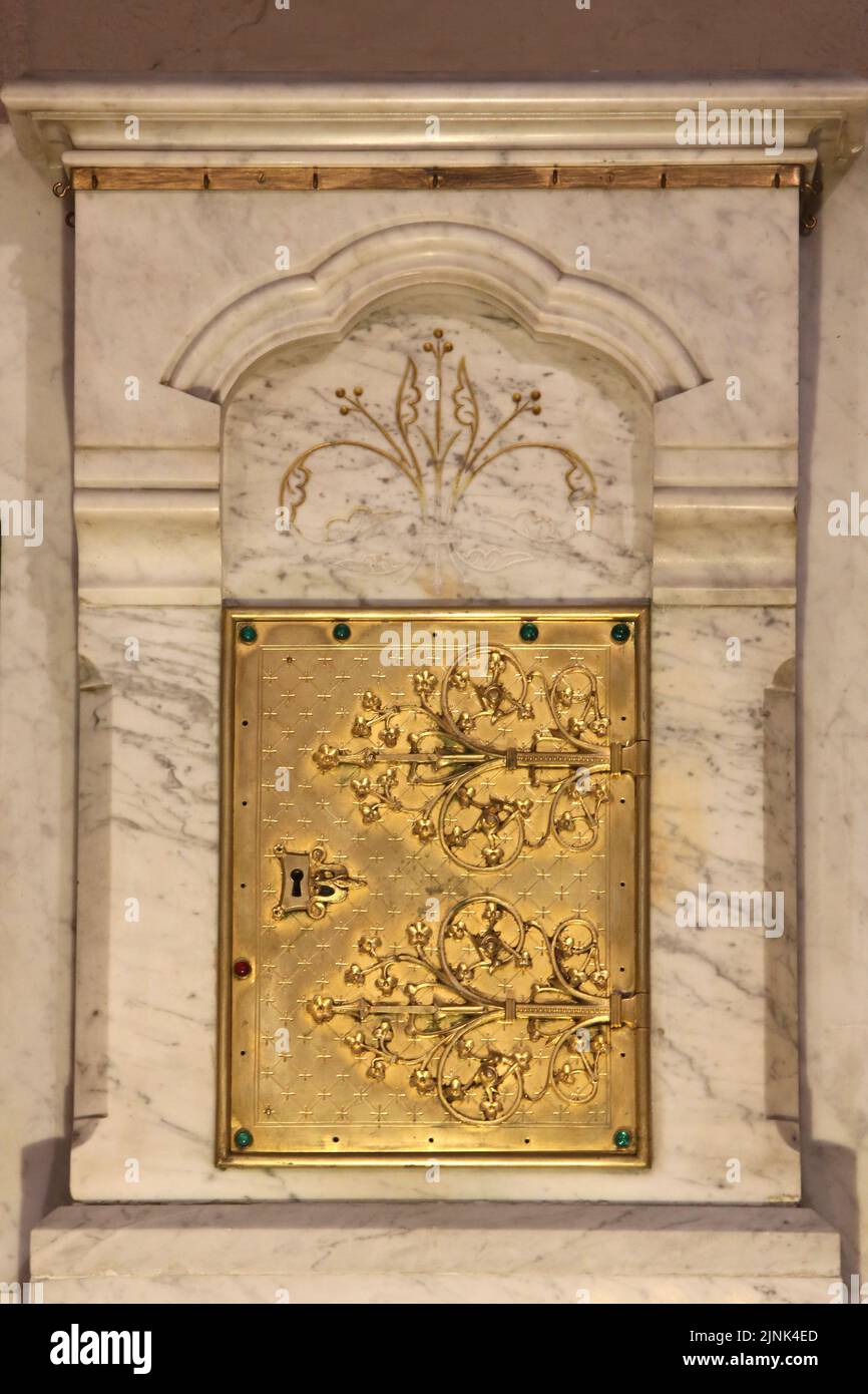 Tabernacle. Eglise Saint-Clodoald. Saint-Cloud. Ile-de-France. France ...