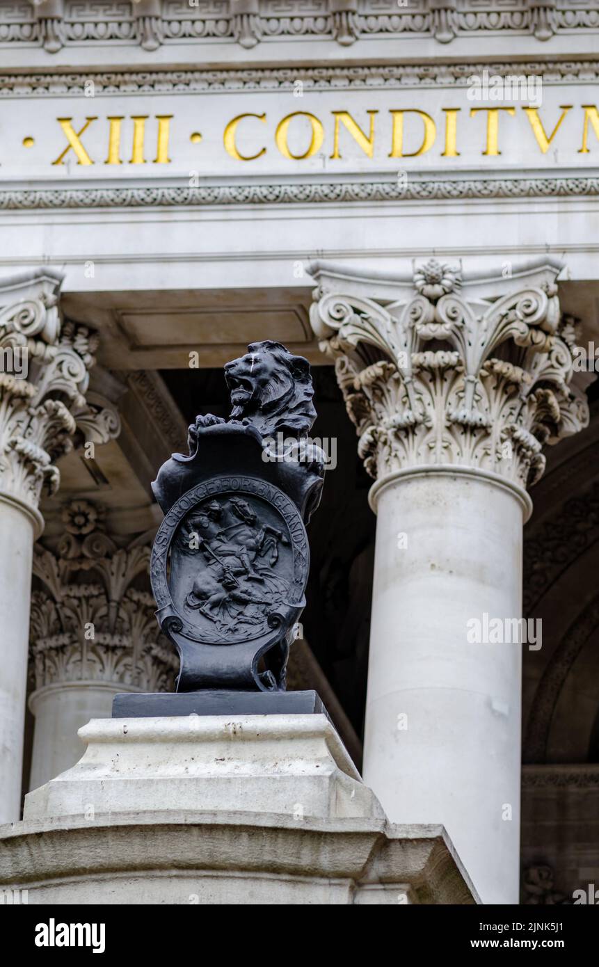 London, England: facade of Royal Exchange, inscription: "founded in the ...