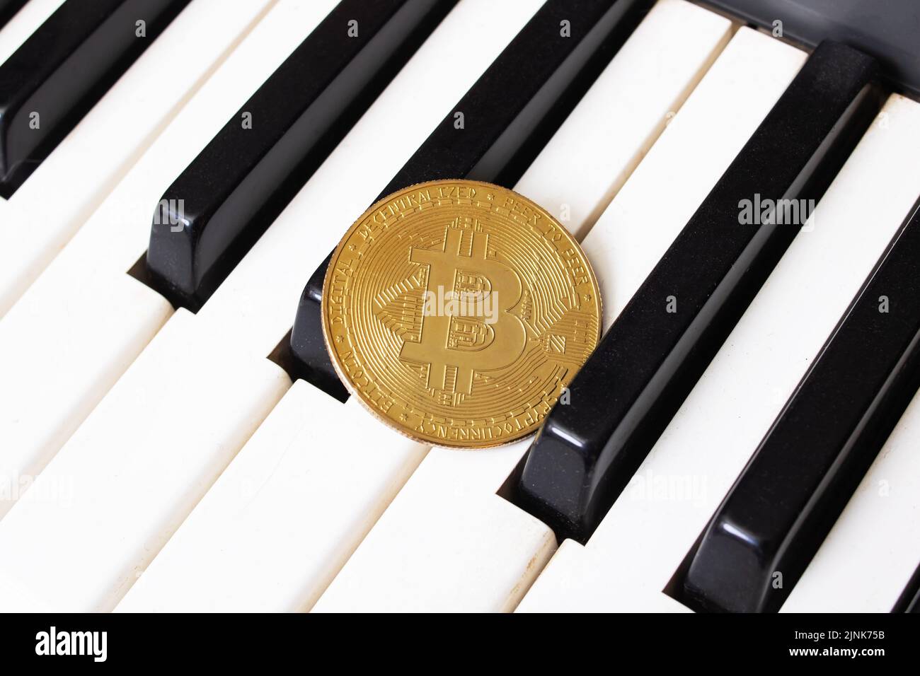 Gold piano close up hi-res stock photography and images - Alamy