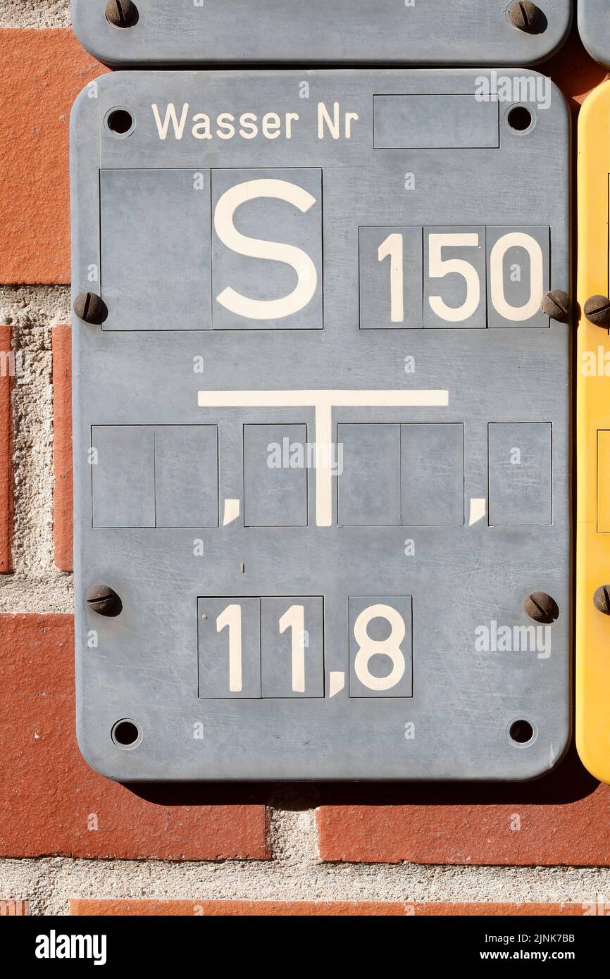 water, hydrant sign, slide plate, zeichen und symbolik, hydrant signs ...
