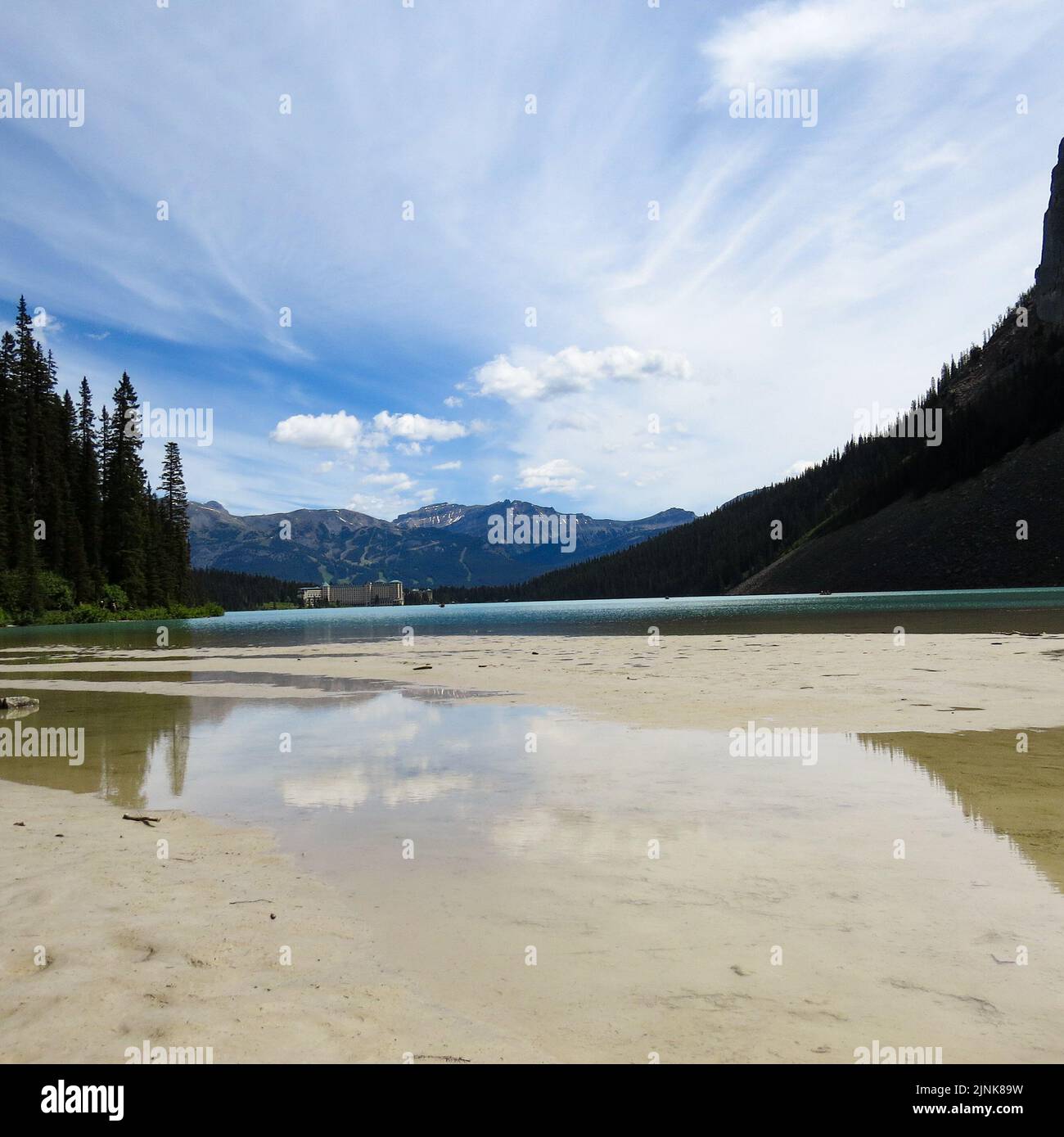 The legendary Louise Lake in Banff Stock Photo - Alamy