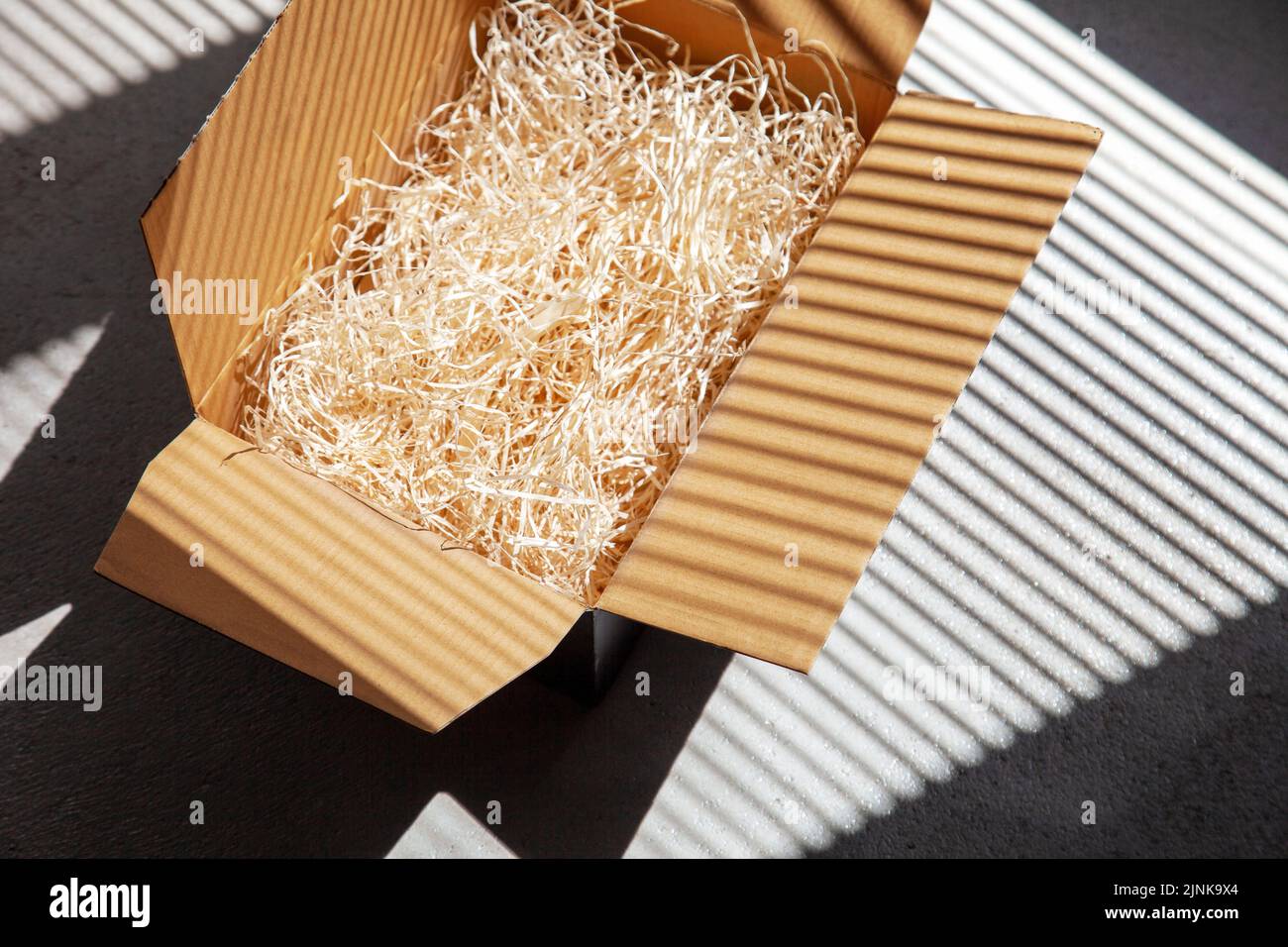 Delivery of wool hi-res stock photography and images - Alamy