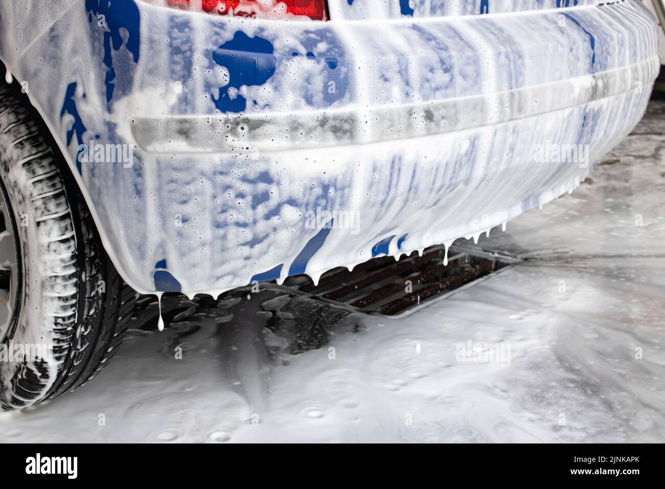 Car care staff cleaning hi-res stock photography and images - Alamy