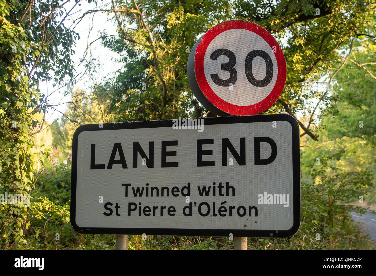 Lane End, Buckinghamshire, UK. 12th August, 2022. A sign for Lane End ...