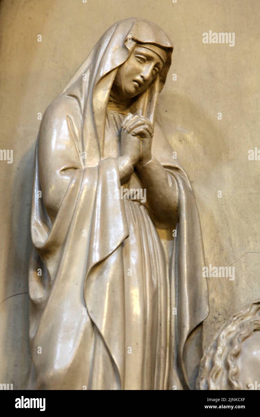La Vierge-Marie priant la mort de Jésus-Christ. Détails. Chemin de ...