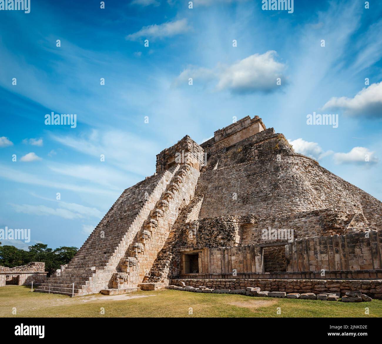 pyramid shape, yucatan, uxmal, pyramid of the magician, pyramid shapes ...