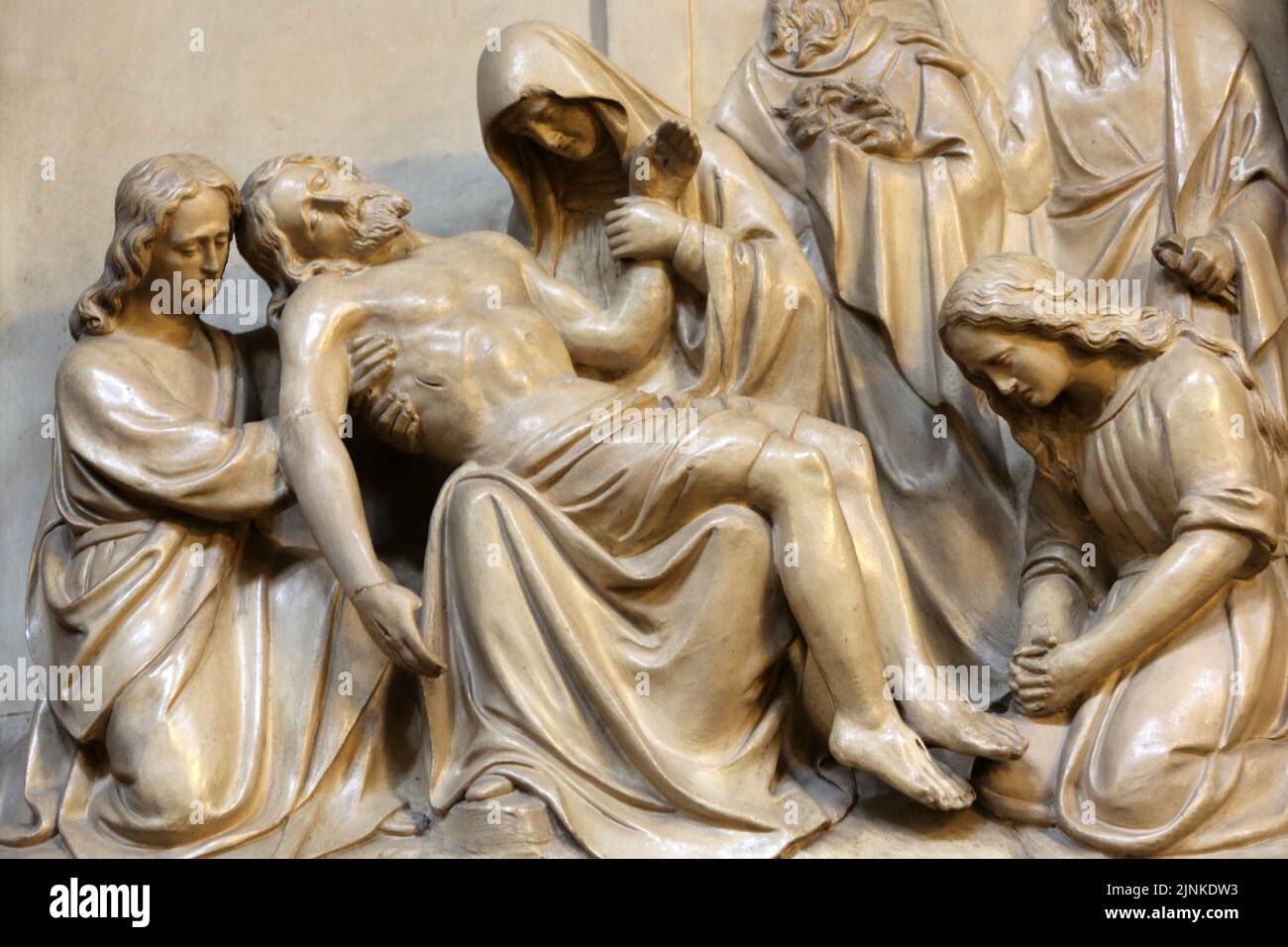 Jésus-Christ dans les bras de sa mère. Chemin de croix. Station XIII ...