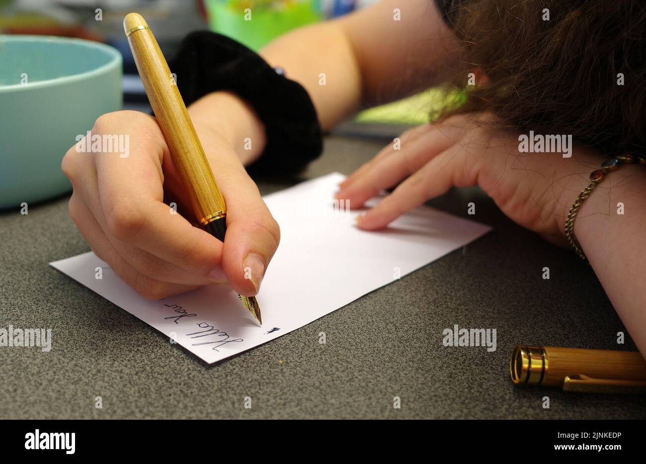 Hand holding fountain pen hi-res stock photography and images - Alamy