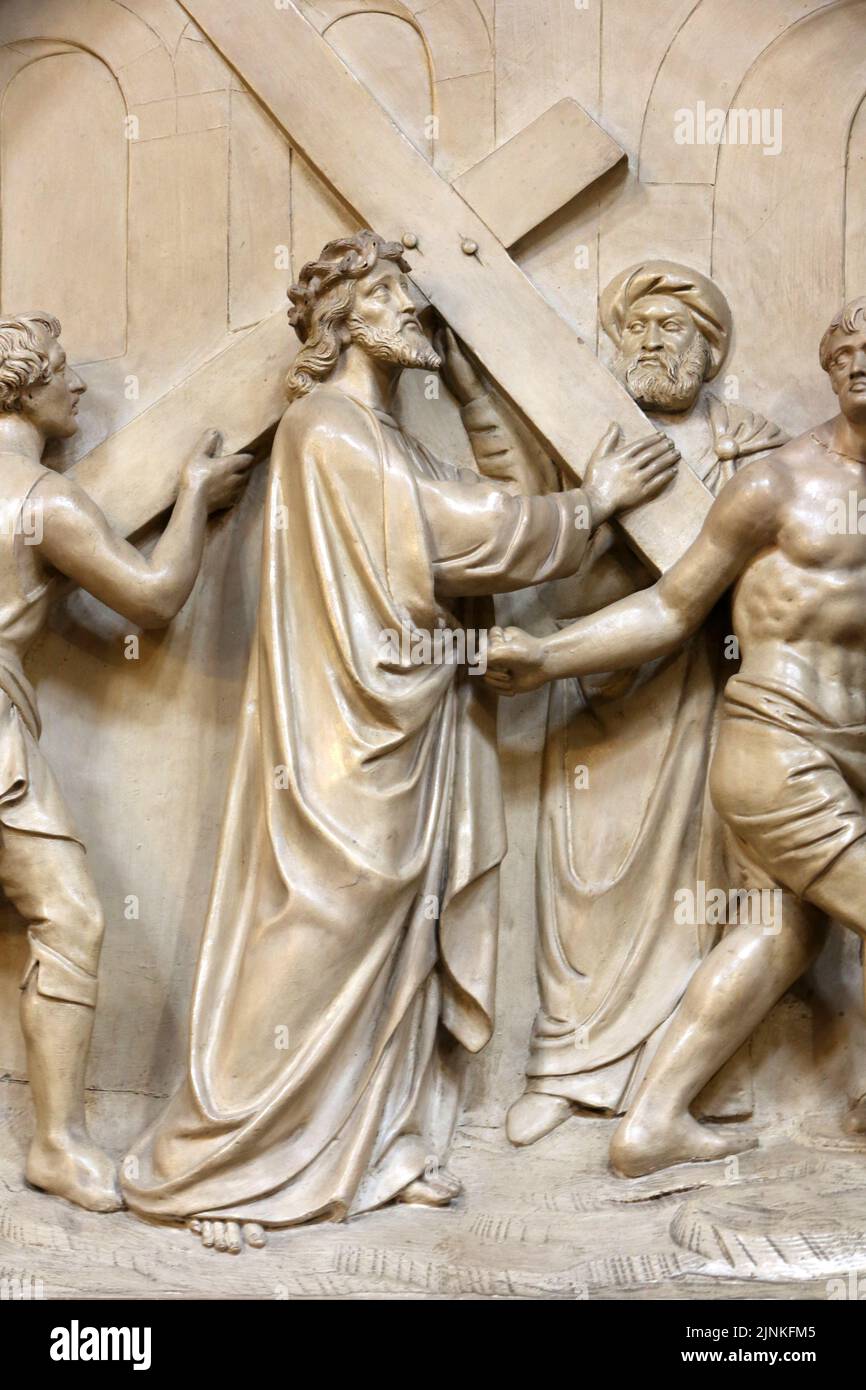 Porter sa croix hi-res stock photography and images - Alamy