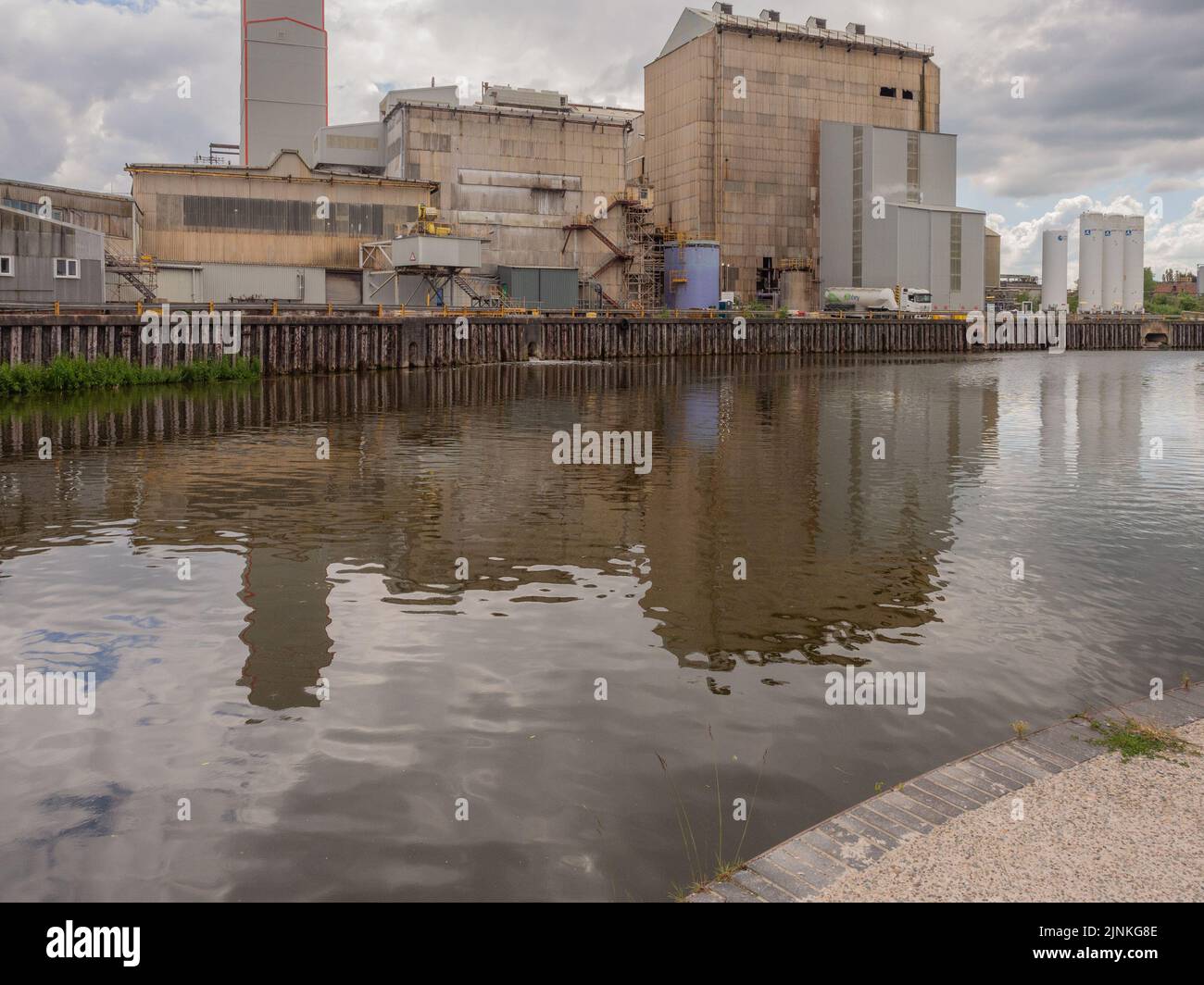 Anderton, Cheshire, Uk. June 1st 2022. Industrial reflection of Lyons ...