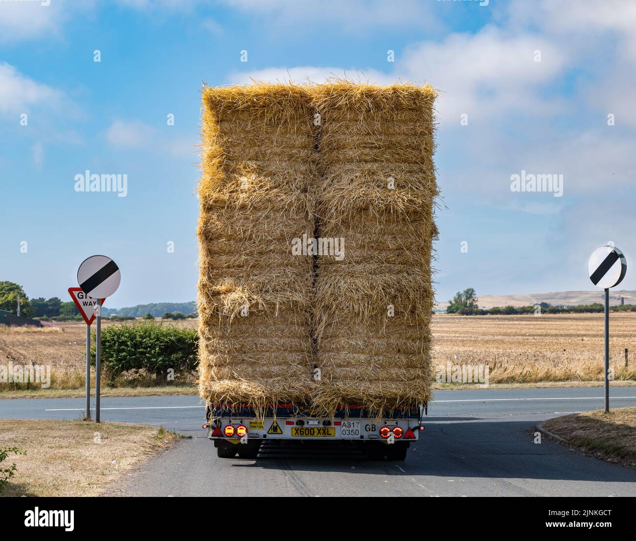 Load of hay hi-res stock photography and images - Alamy
