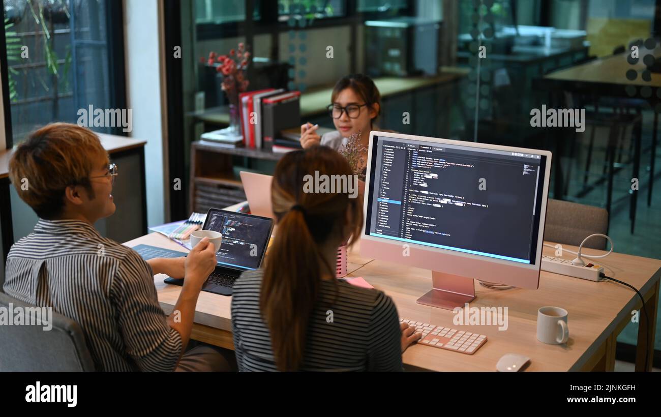 Programer team working and meeting in modern office Stock Photo - Alamy