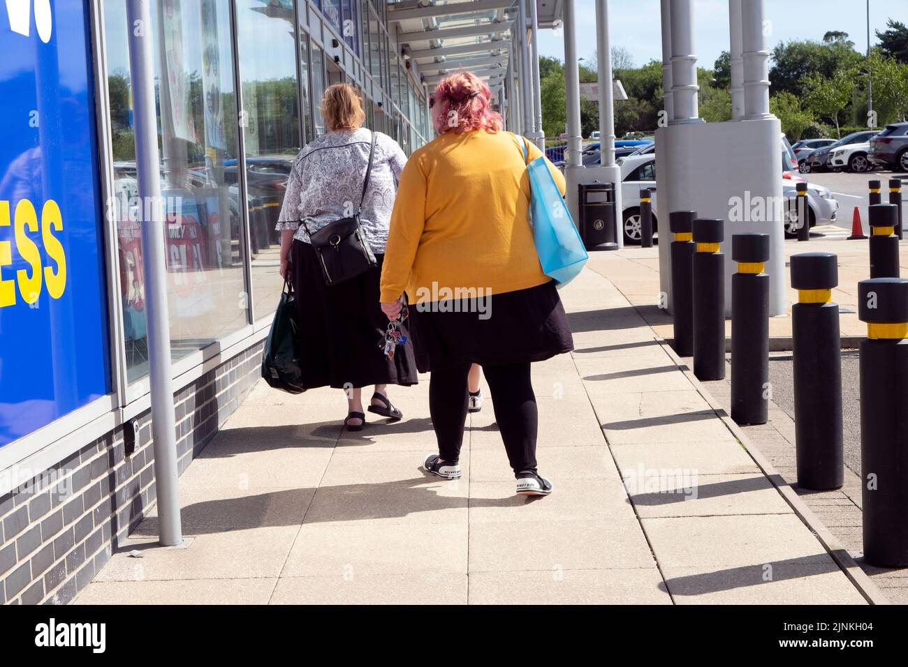 Overweight woman rear view hi-res stock photography and images - Alamy