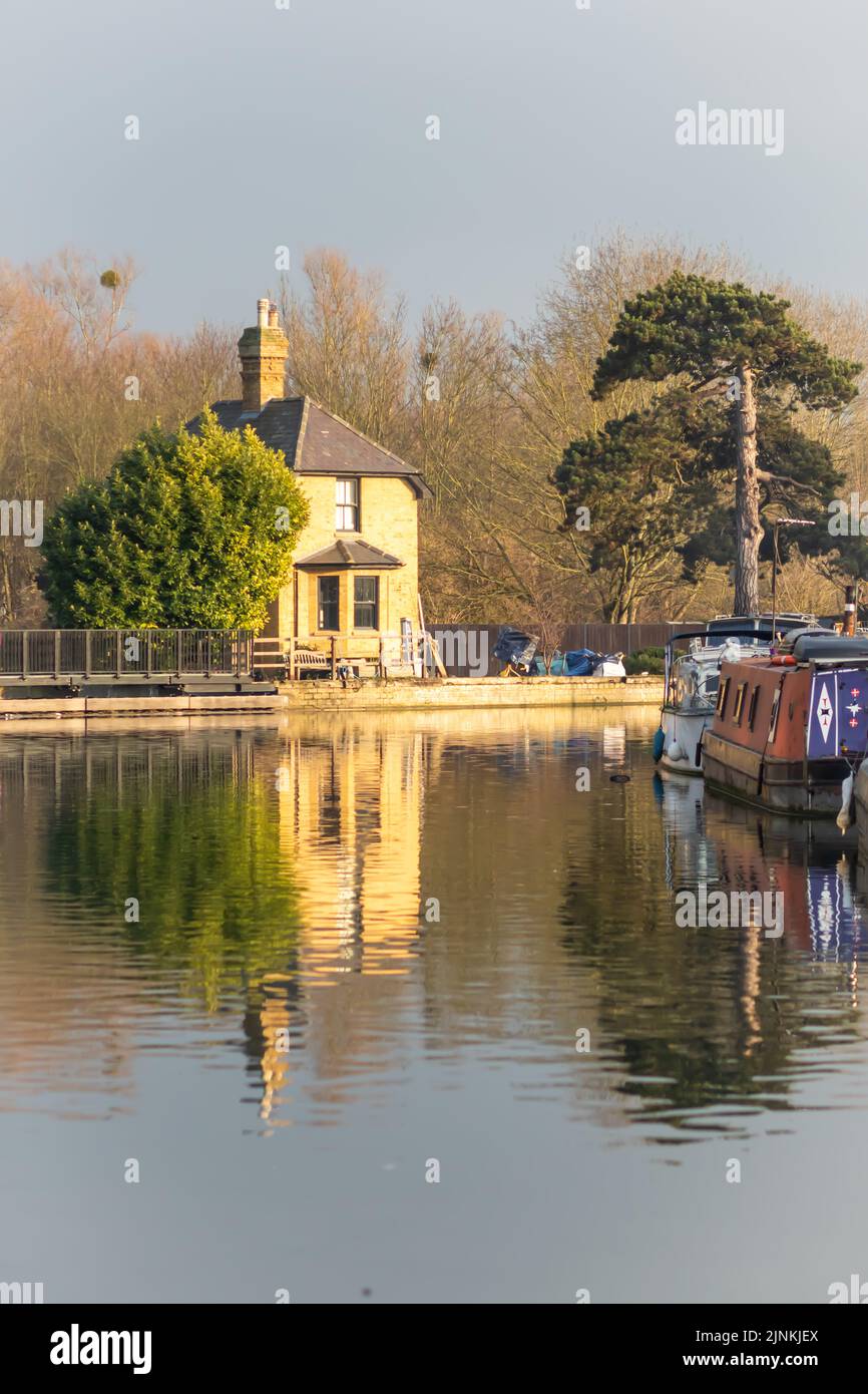 weir in Ware on a sunny day on th river Lee in Hertfordshire Stock ...