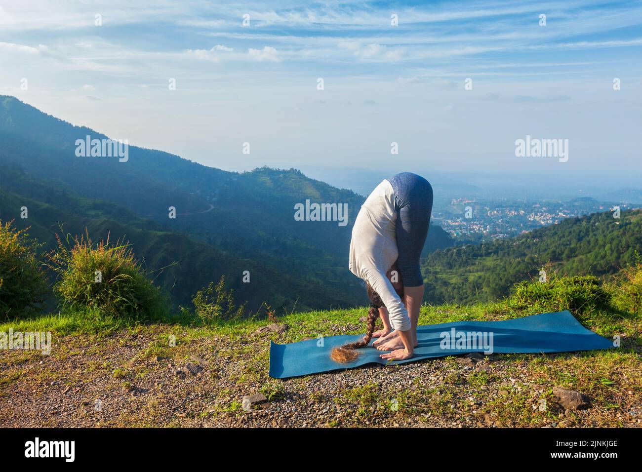 yoga, asana, uttanasana, lean forward, outdoor yoga, yogas, uttanasanas ...