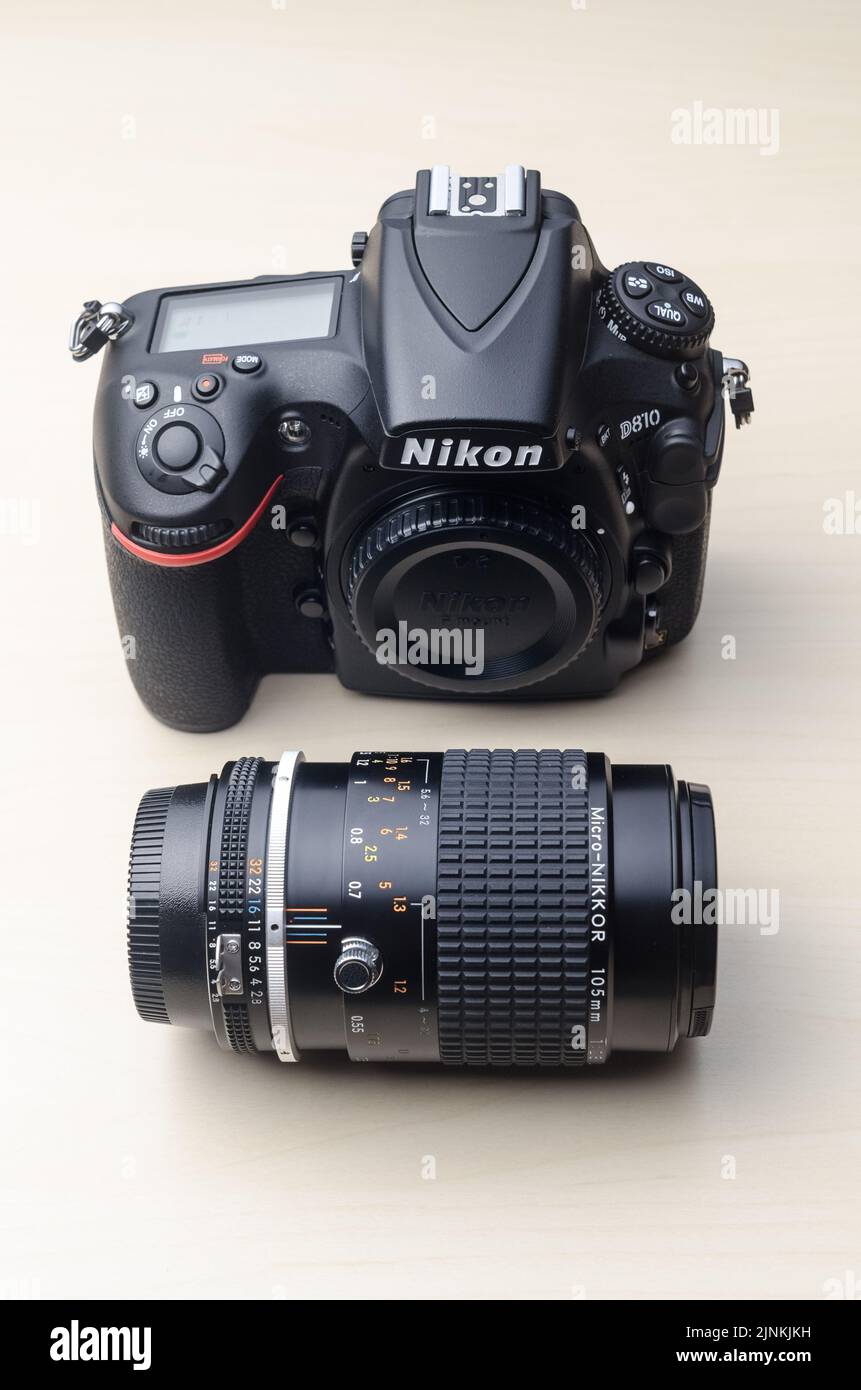 Digital single lens reflex camera hi-res stock photography and images ...