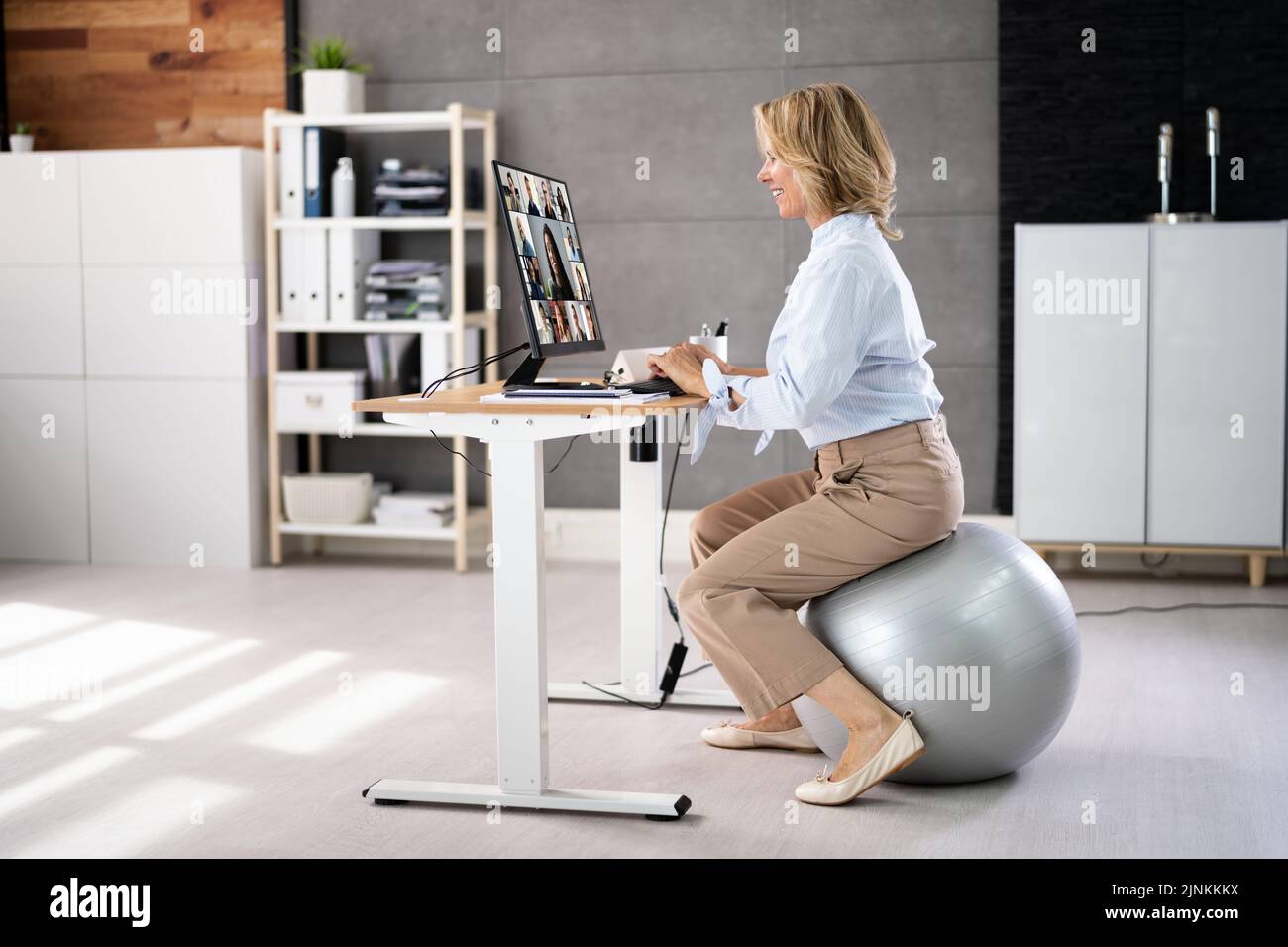 Correct sitting posture hi-res stock photography and images - Alamy