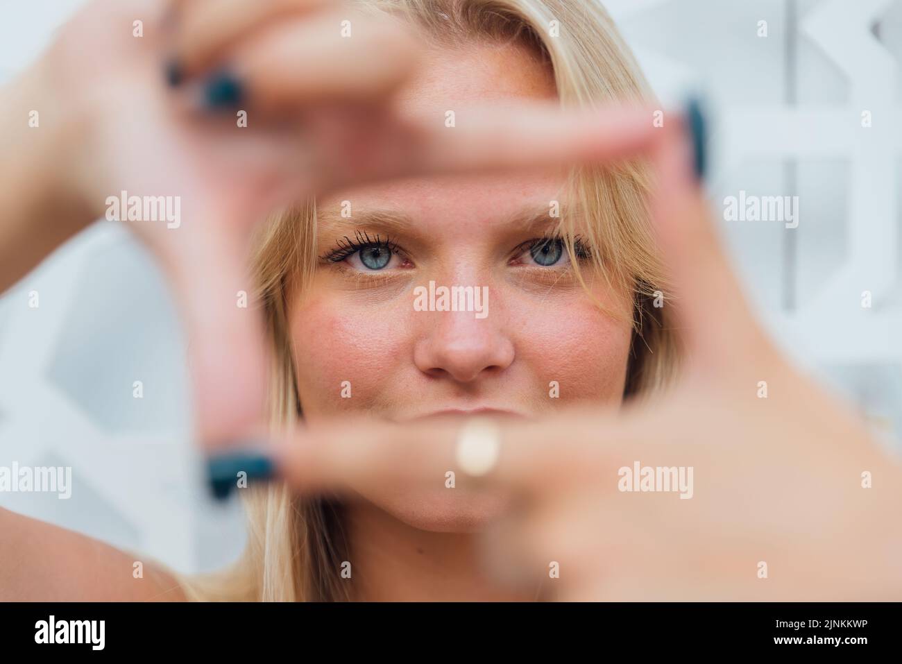 Frame Gesture Portrait Perspective Frames Gestures Portraits