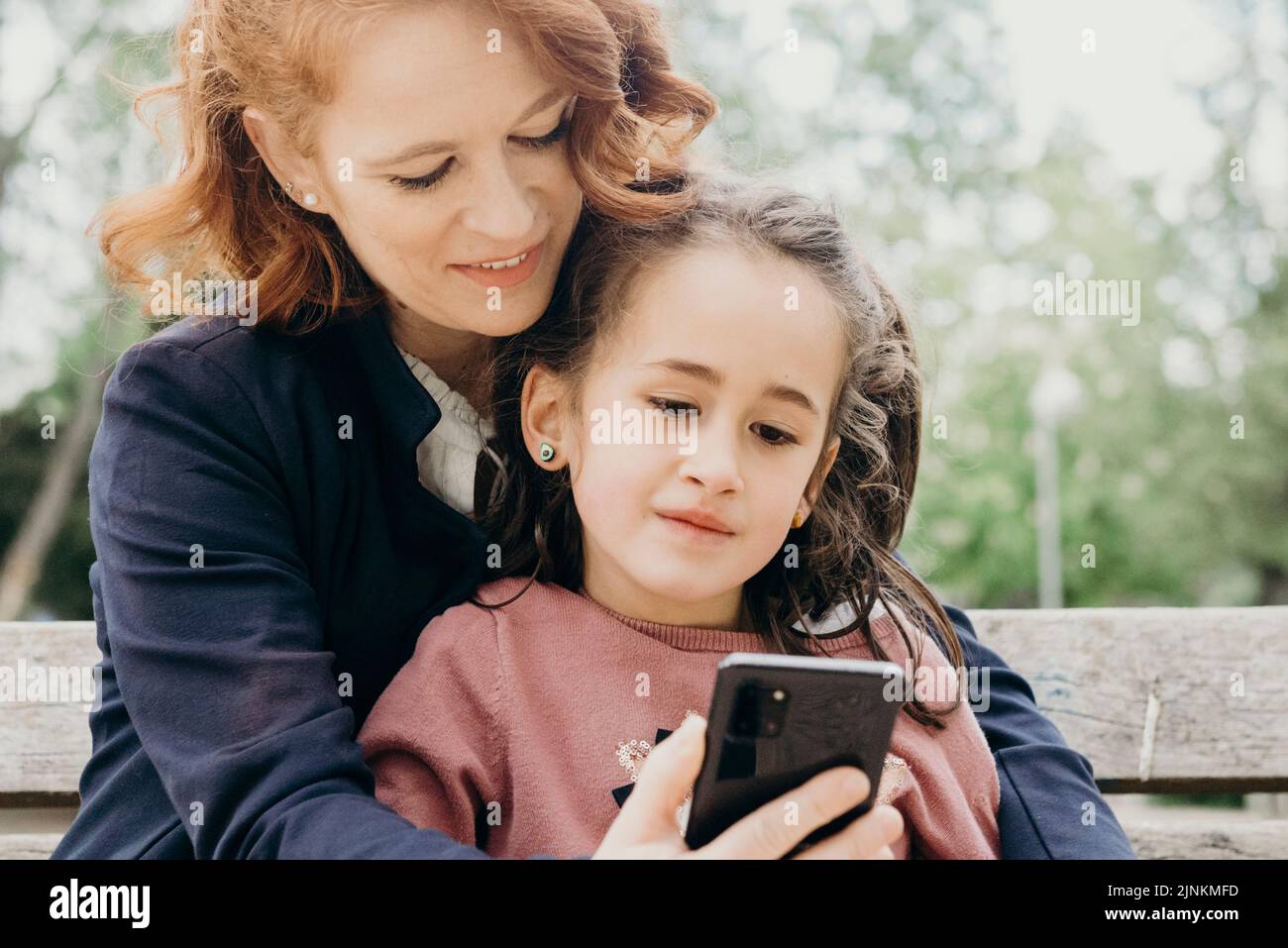 mother, reading, daughter, smart phone, mom, mothers, mum, read ...