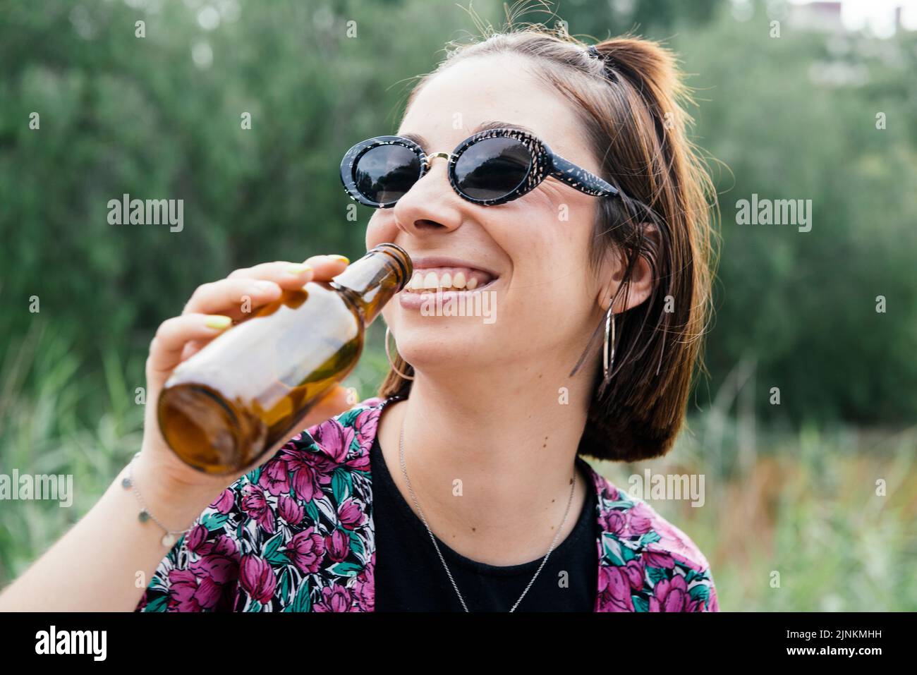 young woman, refreshment, drinking, summer, girl, girls, woman, young women, refreshments, to ...