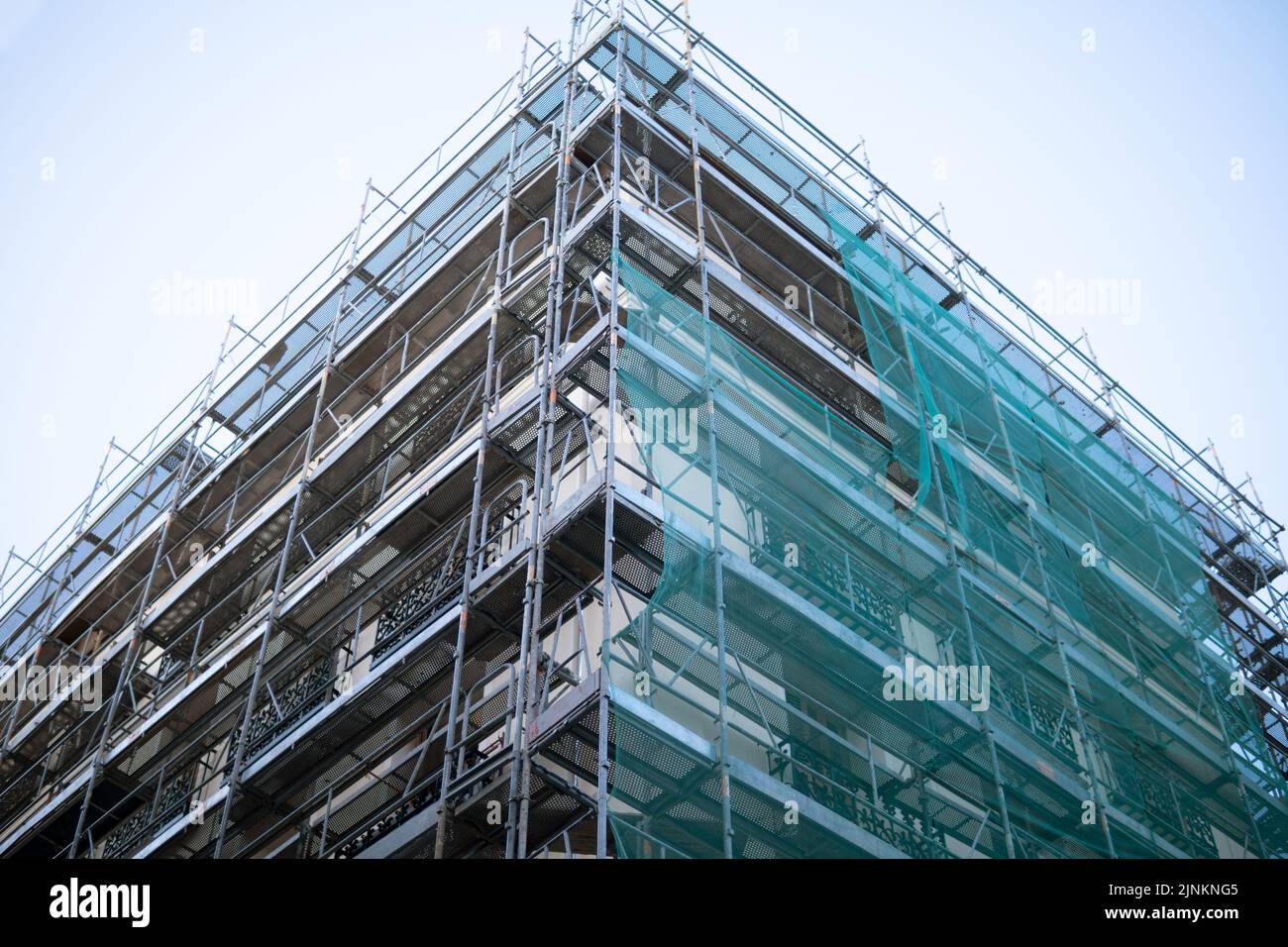 Scaffolding structures hi-res stock photography and images - Alamy