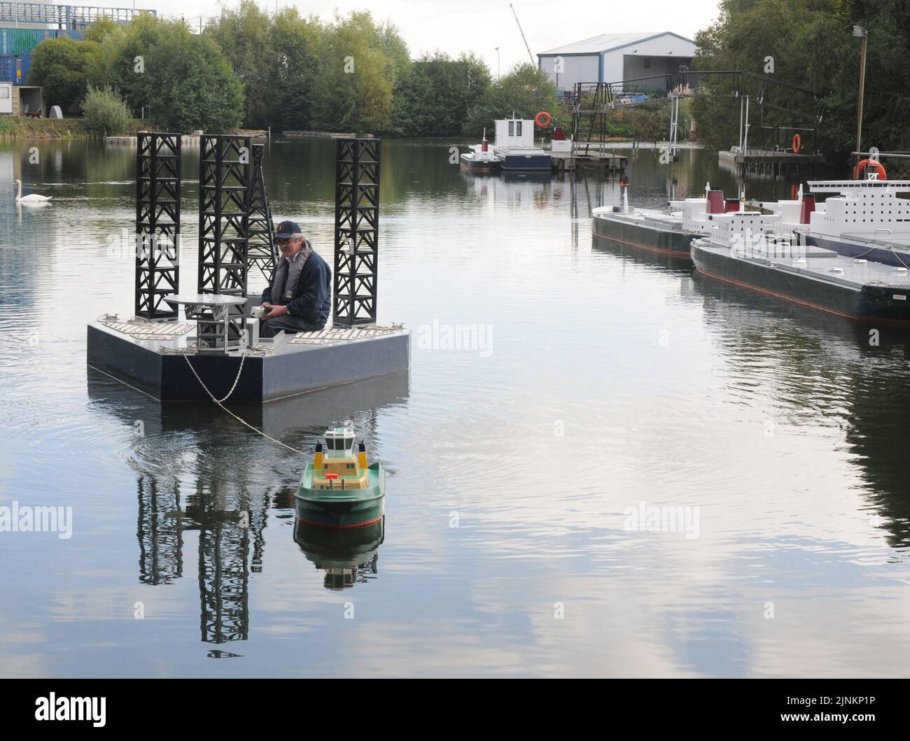 SENIOR LECTURER GORDON MAXWELL PUTS THE NEW £100,000 MODEL OIL RIG ...