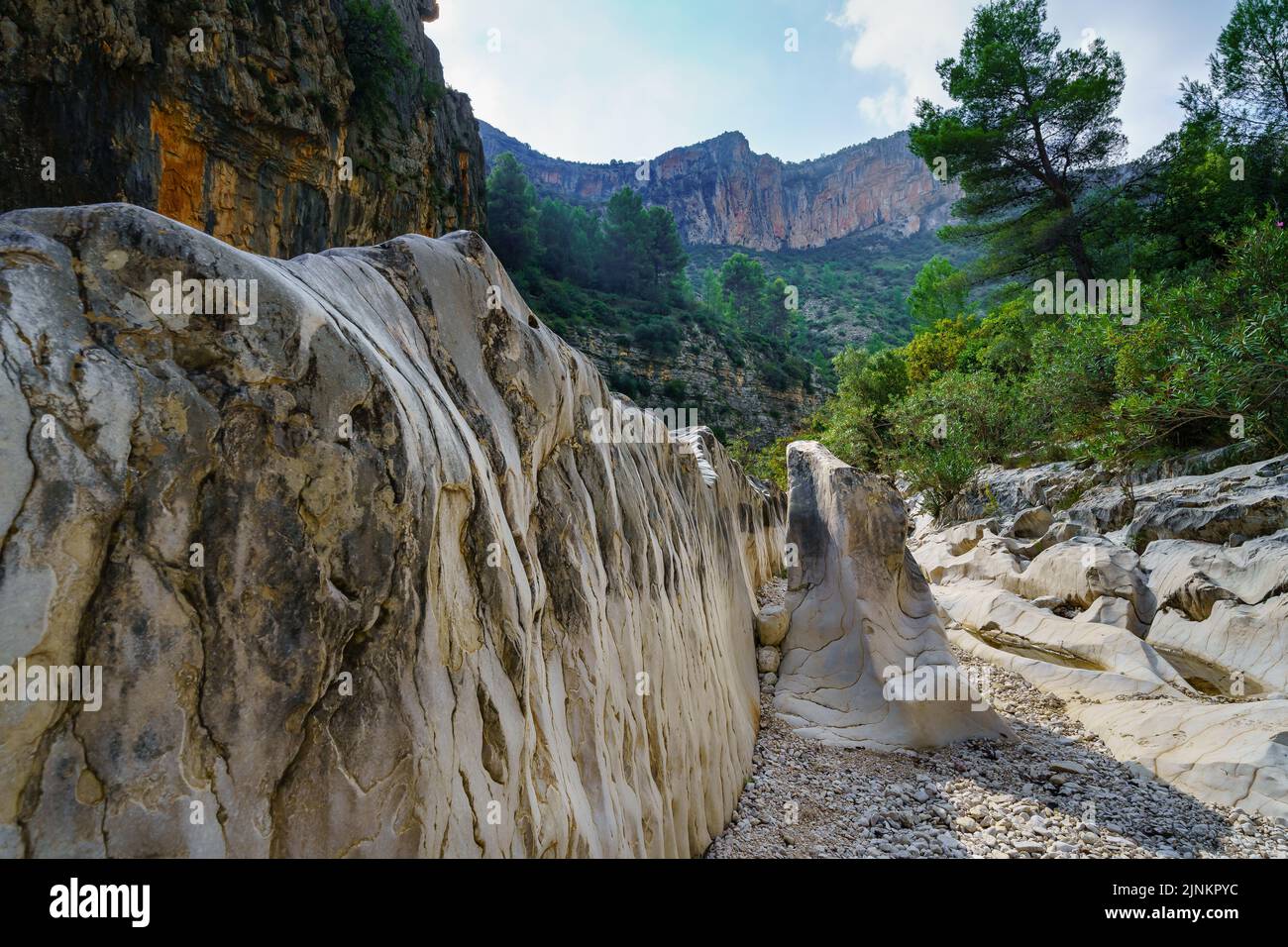 Large rocks dry vegetation hi-res stock photography and images - Alamy