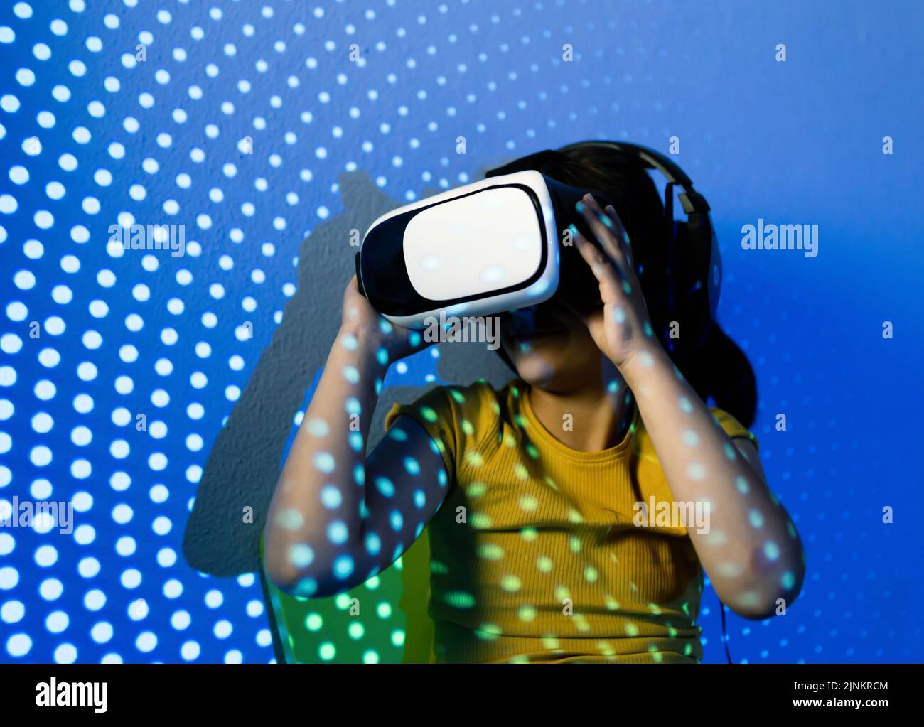 girl, virtual reality, video eyewear , head-mounted display, vr ...