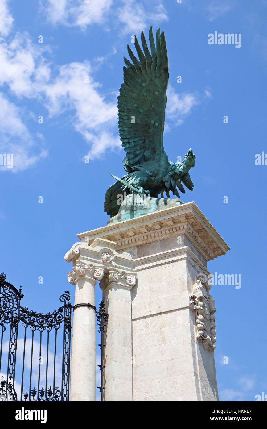 Turul statue hi-res stock photography and images - Alamy