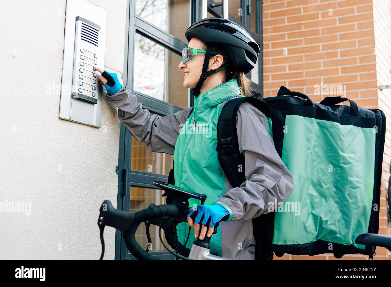 Liefertasche hi-res stock photography and images - Alamy