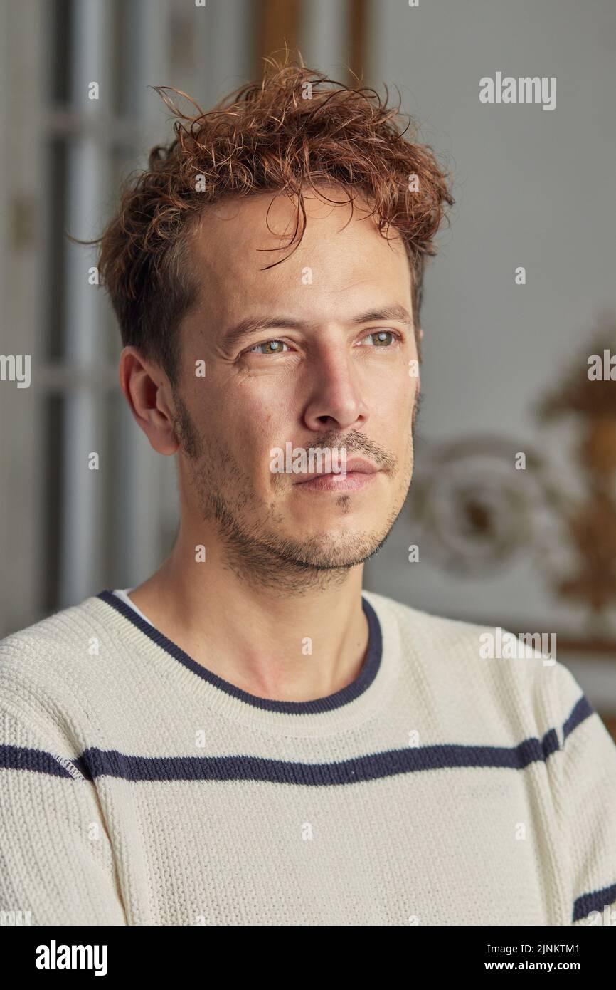 Pensives hi-res stock photography and images - Alamy