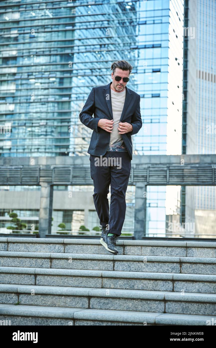 Businessman urban boss businessmen hi-res stock photography and images ...