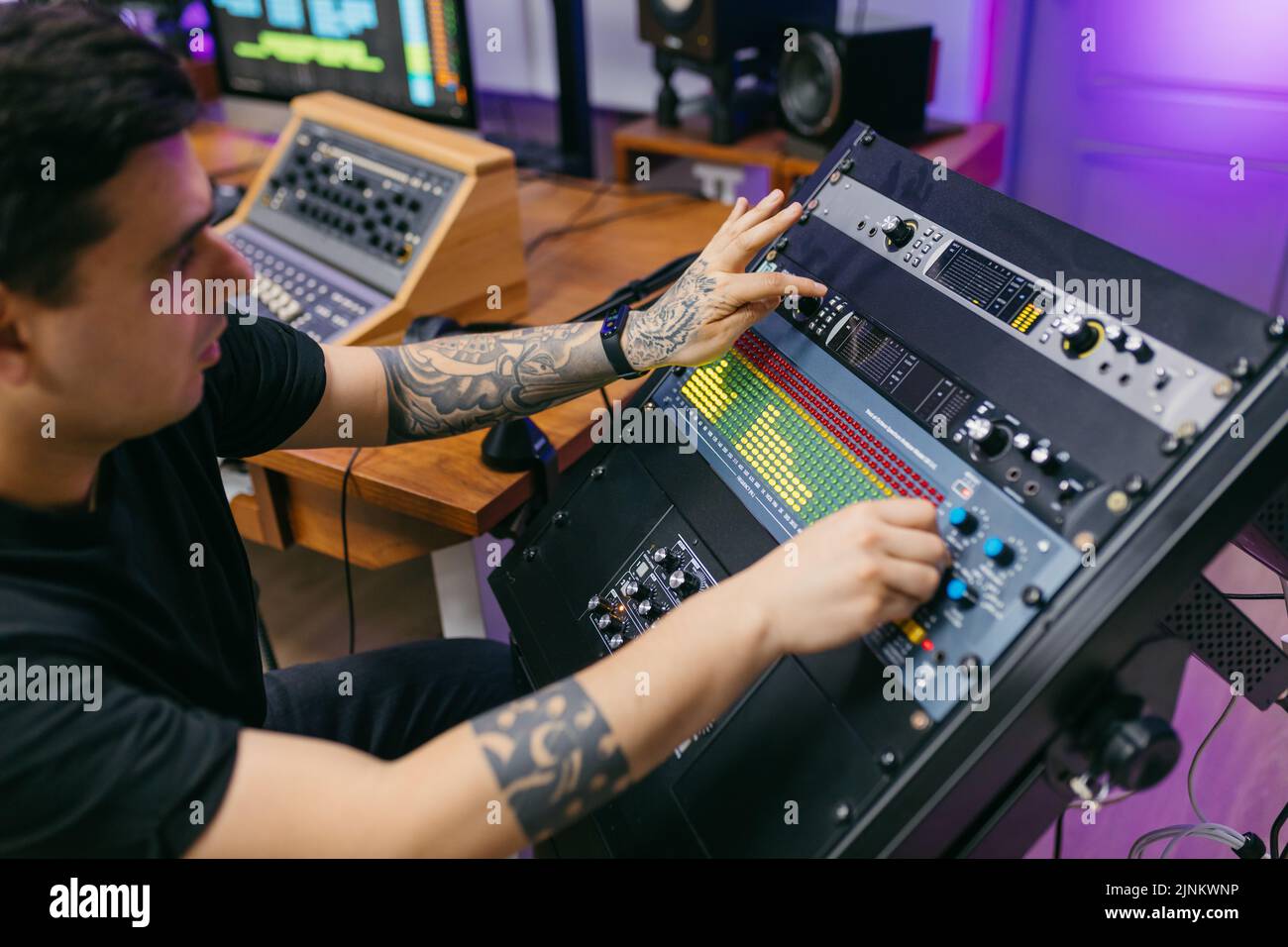 Blender studios hi-res stock photography and images - Alamy