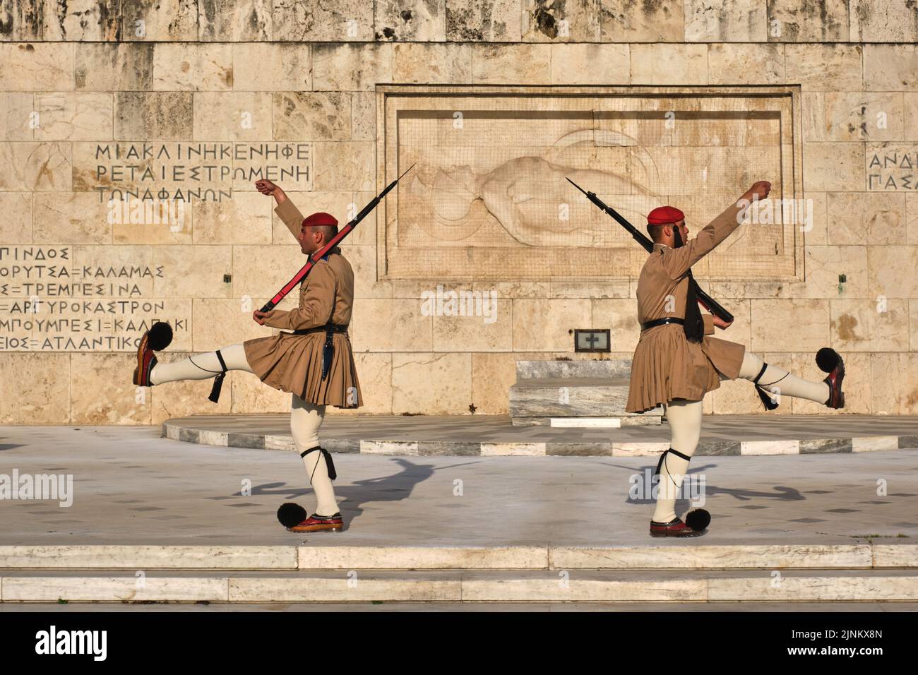 athens, syntagma-platz, wachablösung Stock Photo - Alamy