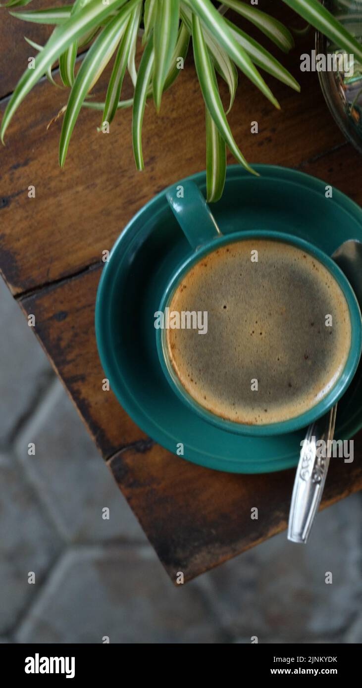 Manual table hi-res stock photography and images - Alamy