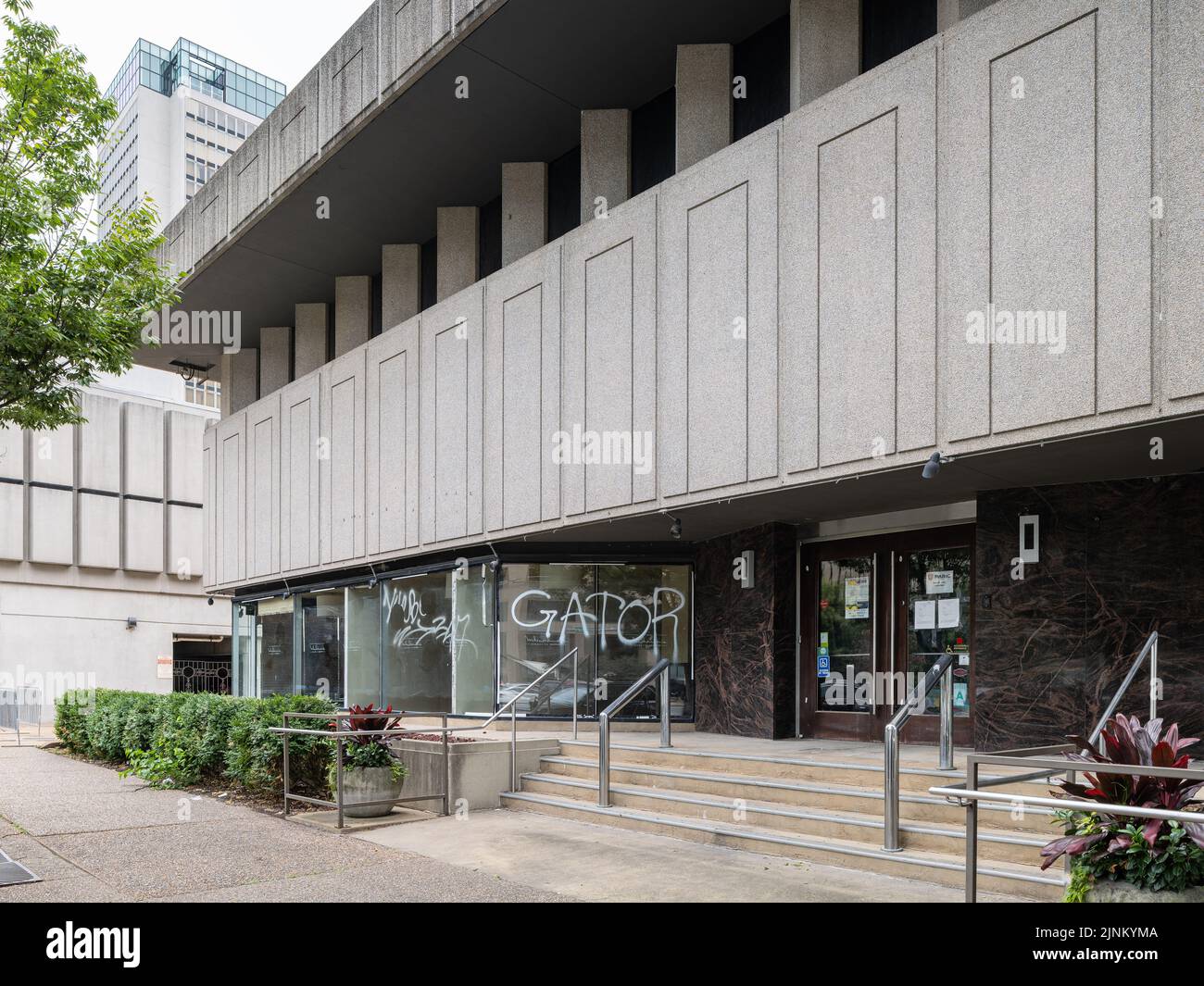 Modern brutalist architecture structure hi-res stock photography and ...