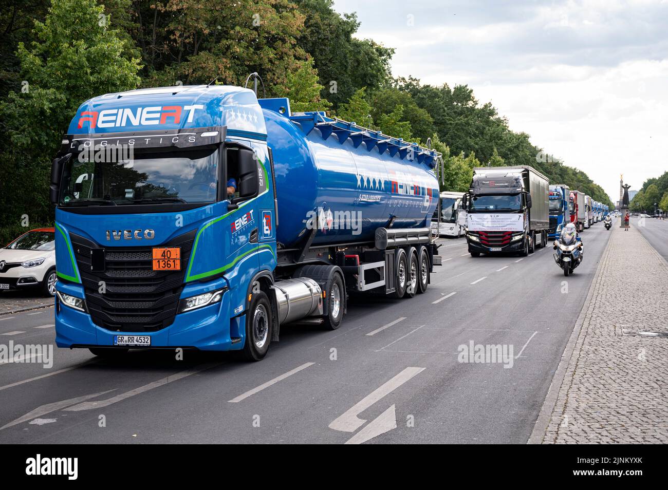 Lng prices hi-res stock photography and images - Alamy