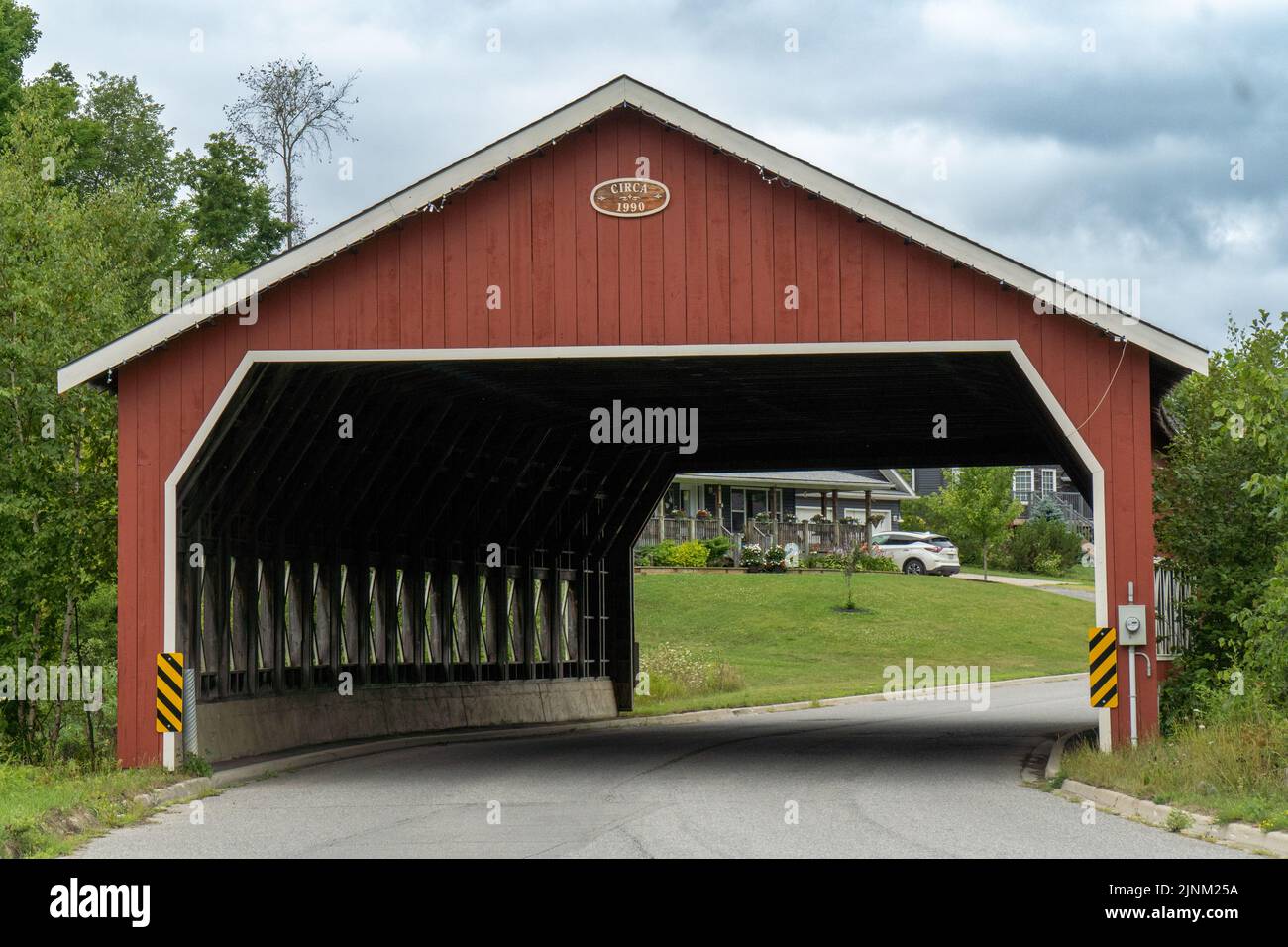 Covered bridge on the edge of town in Bracebridge, Ontario Stock Photo ...